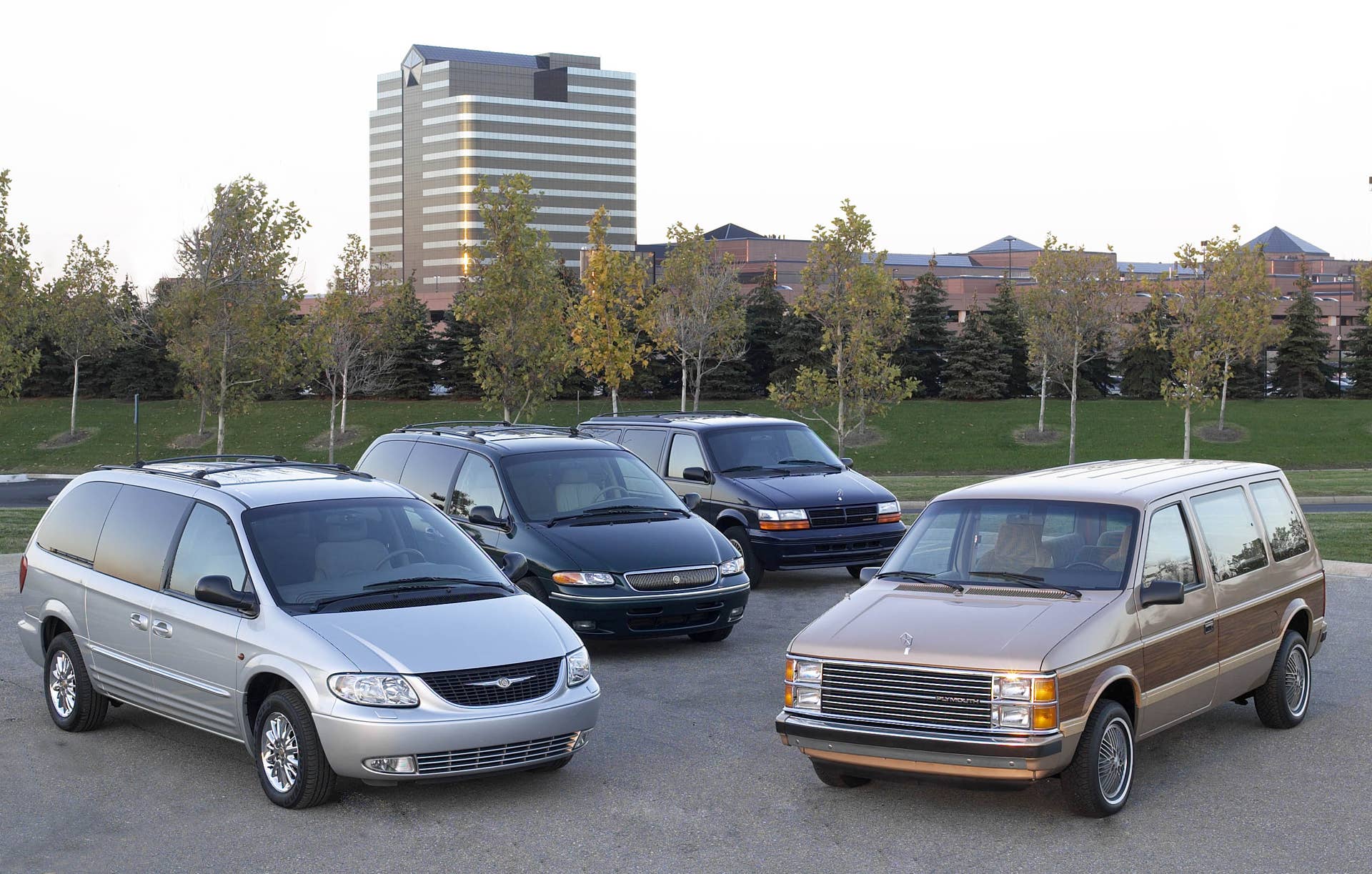 Every minivan you can buy in America in 2025 - Autoblog
