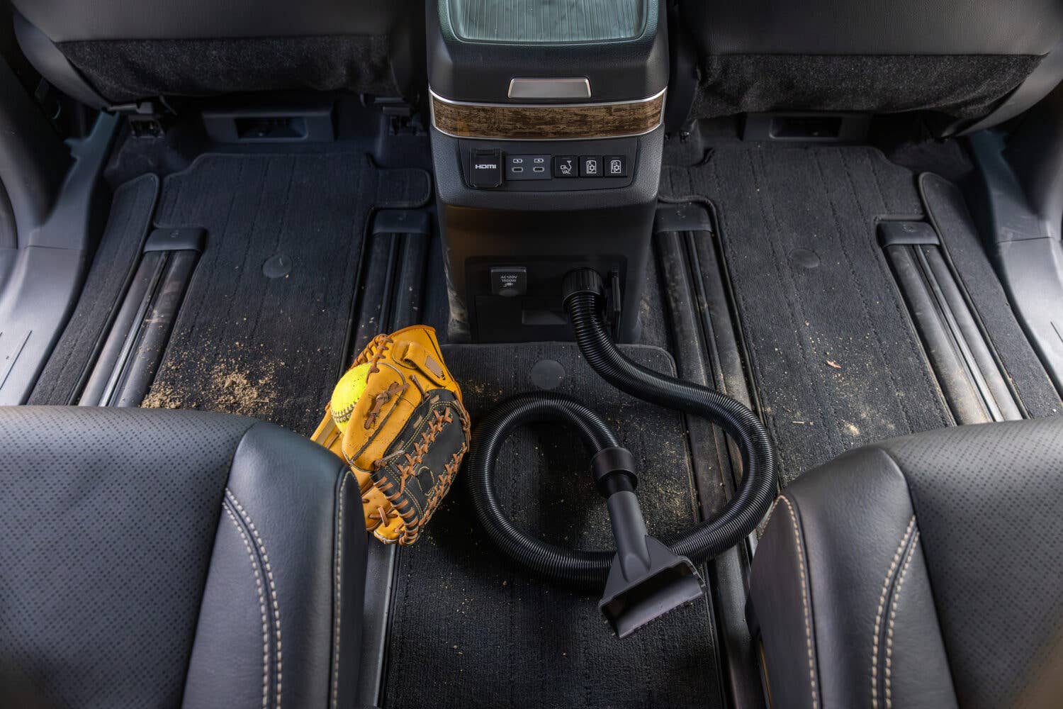 Is the 2025 Toyota Sienna worth $39,185? - Autoblog