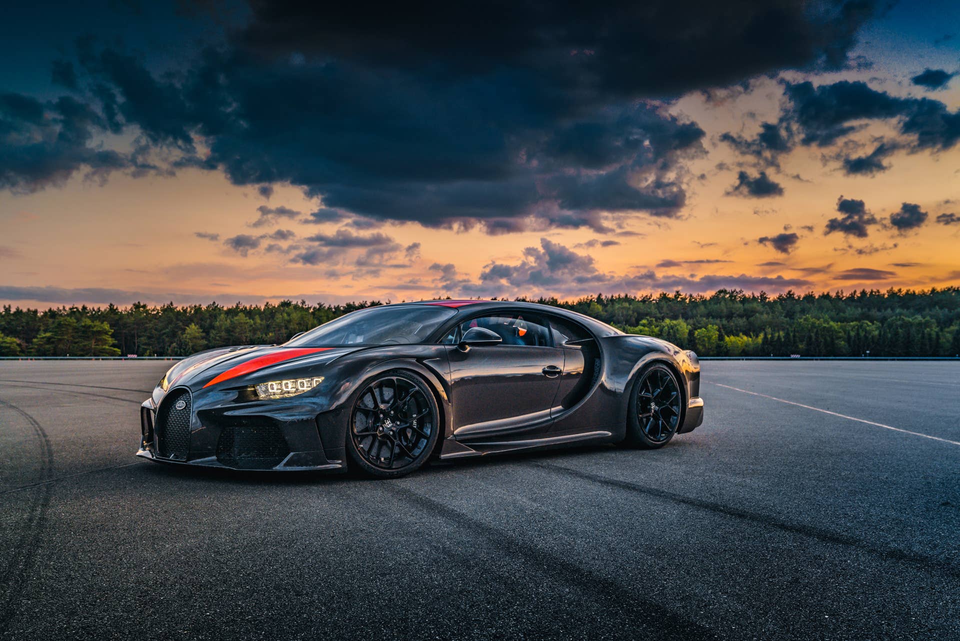 Fastest Koenigsegg vs. Fastest Bugatti Shows Speed Isn’t Just About ...
