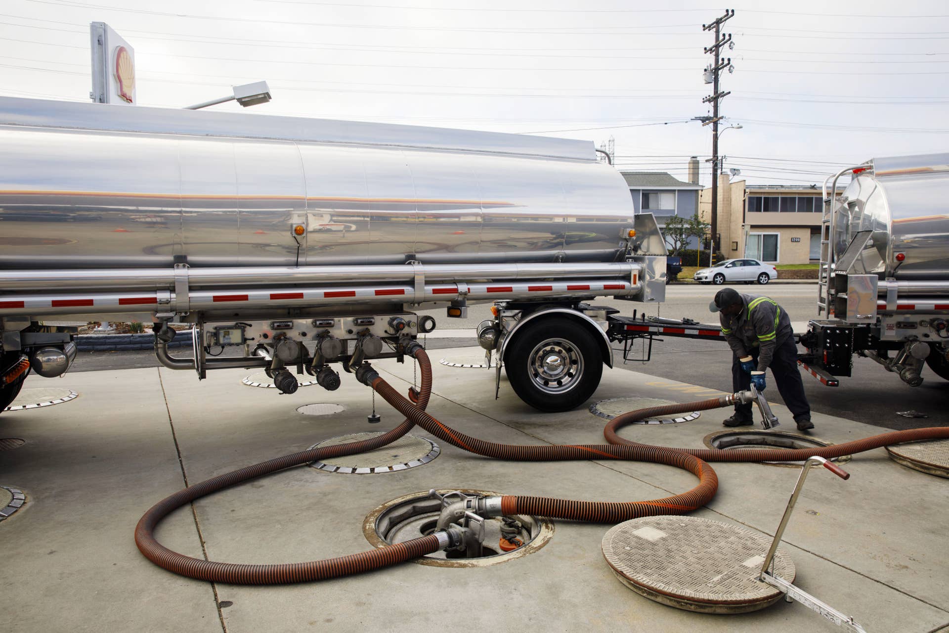 How taxes are causing insane gas prices for one unlucky state - Autoblog