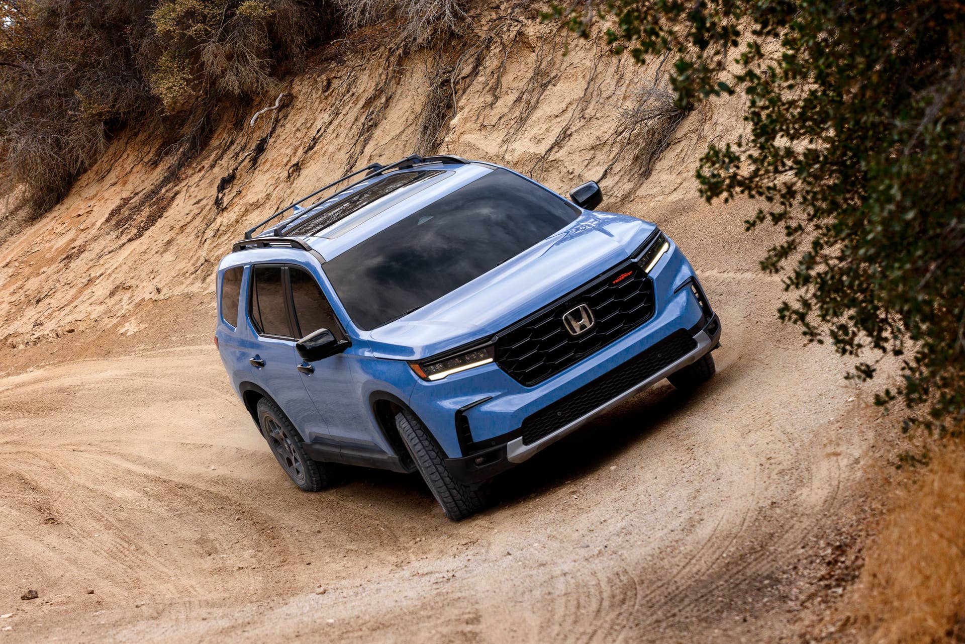 Honda Offers Affordable 2025 Pilot Lease Deals for October - Autoblog