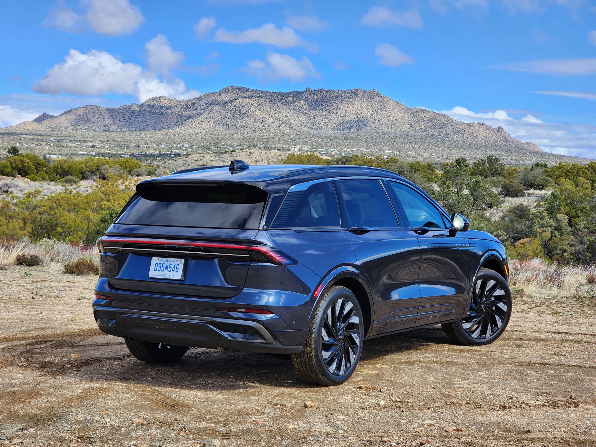 Lincoln Nautilus Lease Deal for January Trumps That of the Lexus RX's ...
