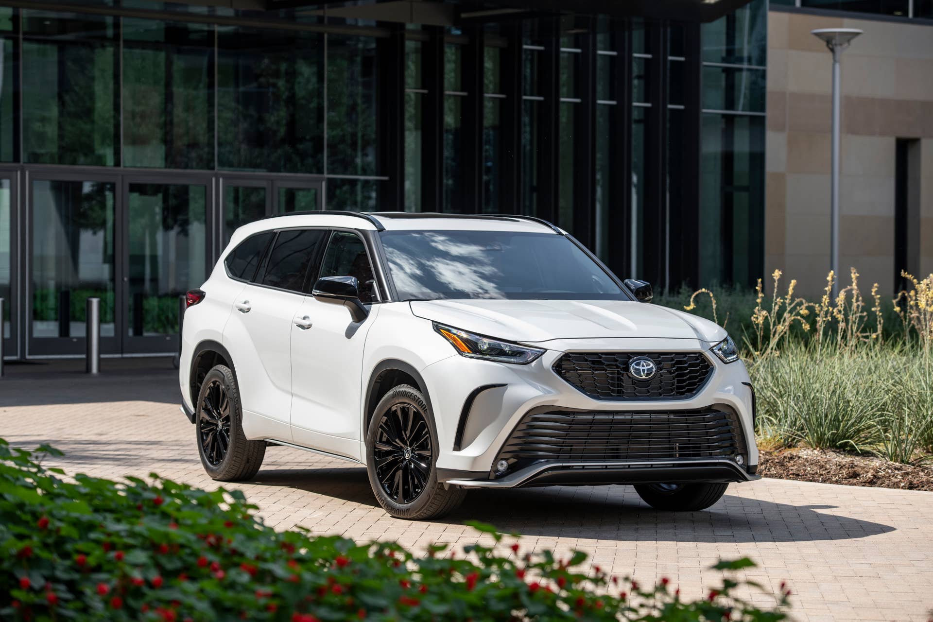 2025 Toyota Highlander vs. 2025 Honda Pilot: 3 Key Differences - Autoblog