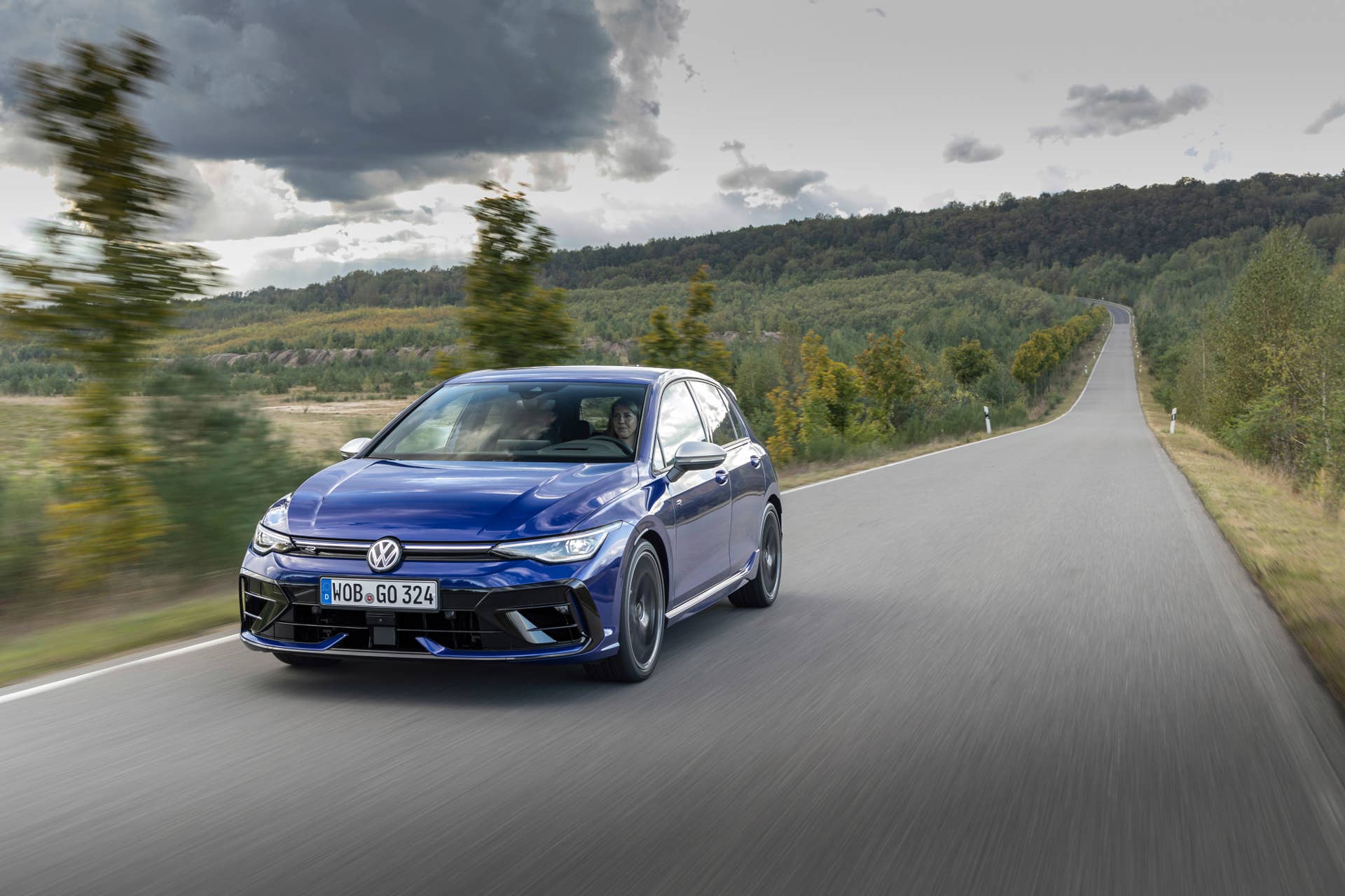 2025 Volkswagen Golf R: 4 reasons to love it, 2 reasons to shy away ...