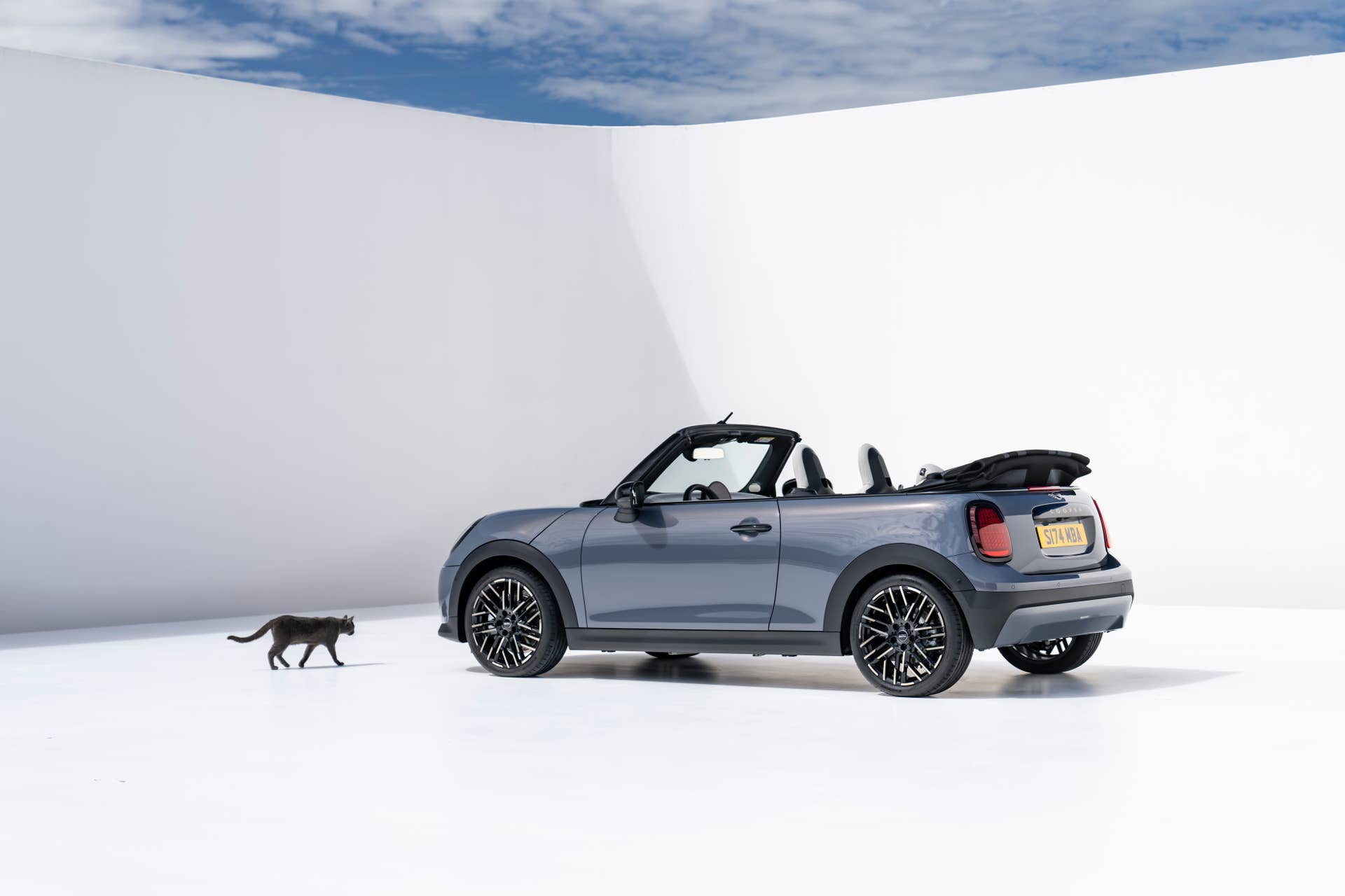 MINI’s drop-top icon returns: Here’s what’s new for 2025 - Autoblog