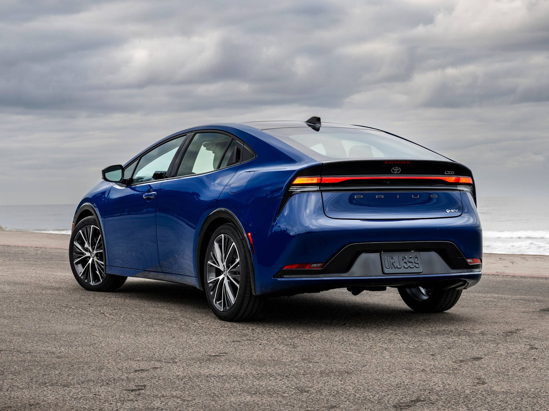 Toyota Launches Efficient 2025 Prius Lease Deal for August - Autoblog