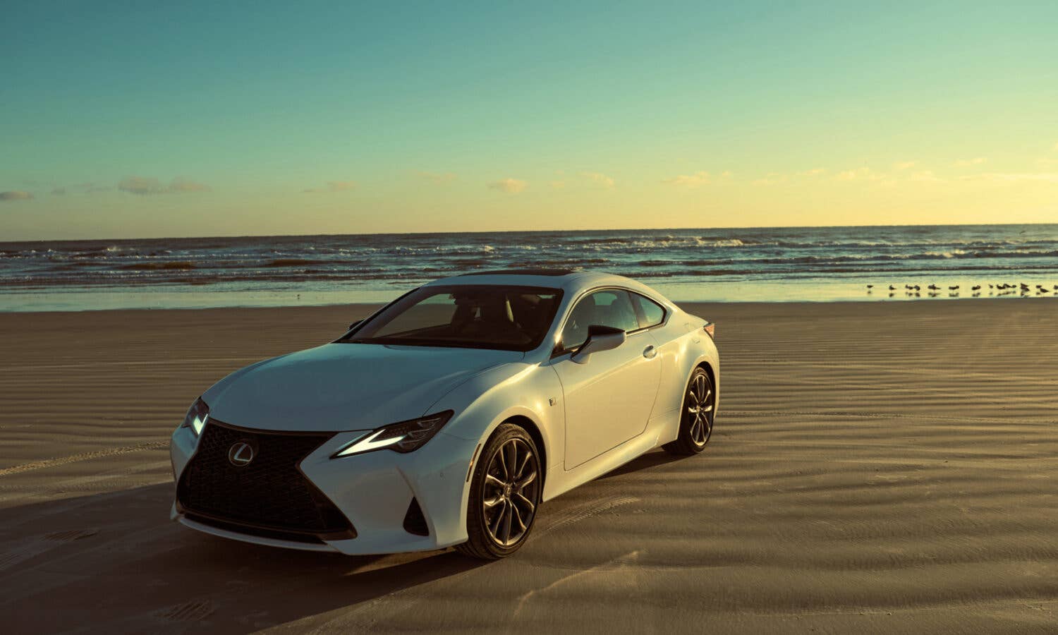 These are the last new vehicles sold with standard CD players in 2025 ...