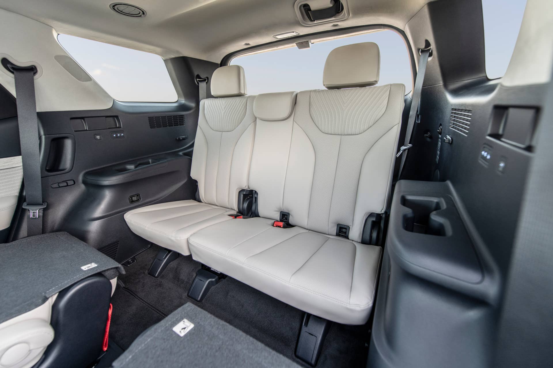 Almost 570,000 Hyundai Palisades Recalled Over Third-Row Airbag Failure ...