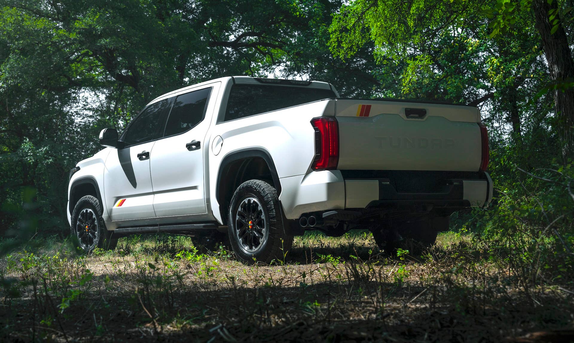 2026 Chevrolet Silverado 1500 vs Toyota Tundra: Which Is The Better Buy ...