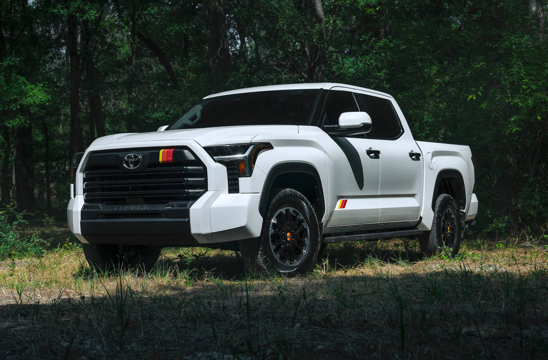 2026 Chevrolet Silverado 1500 vs Toyota Tundra: Which Is The Better Buy ...