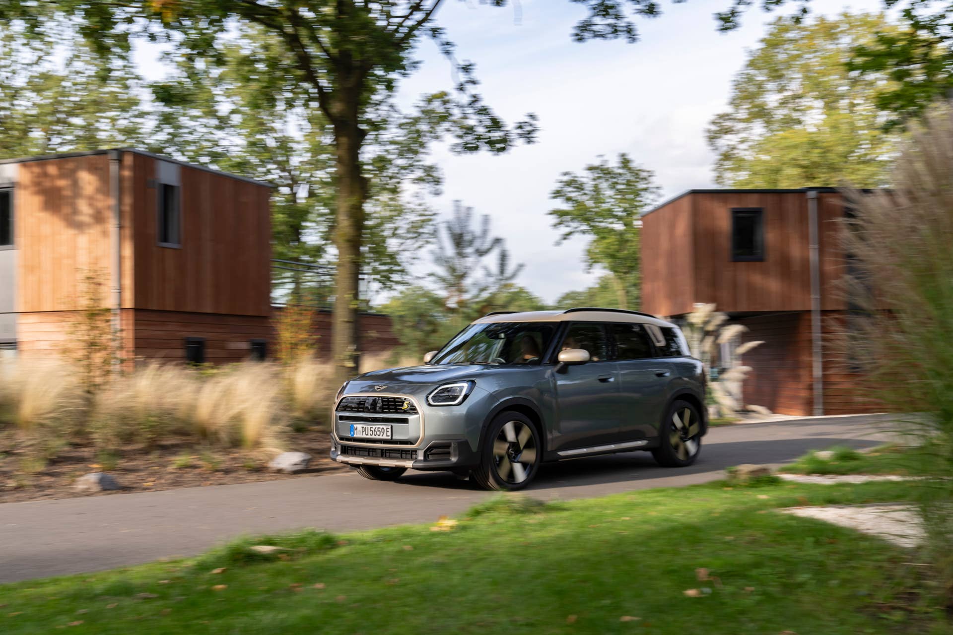 MINI Drops Impressive 2025 Countryman Lease Deals for September - Autoblog