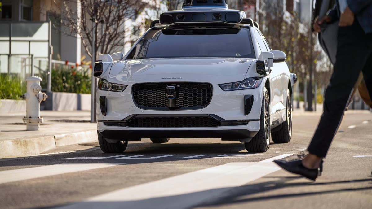 Waymo Robotaxi Helped A Burglar Escape, And Police Still Have No ...