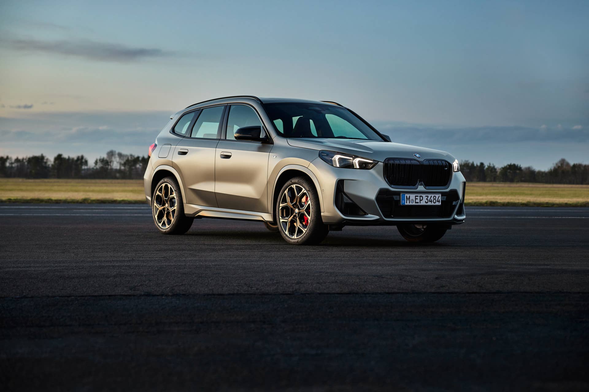 2025 BMW X1 vs Mercedes-Benz GLA: A Deluxe Crossover Duel - Autoblog