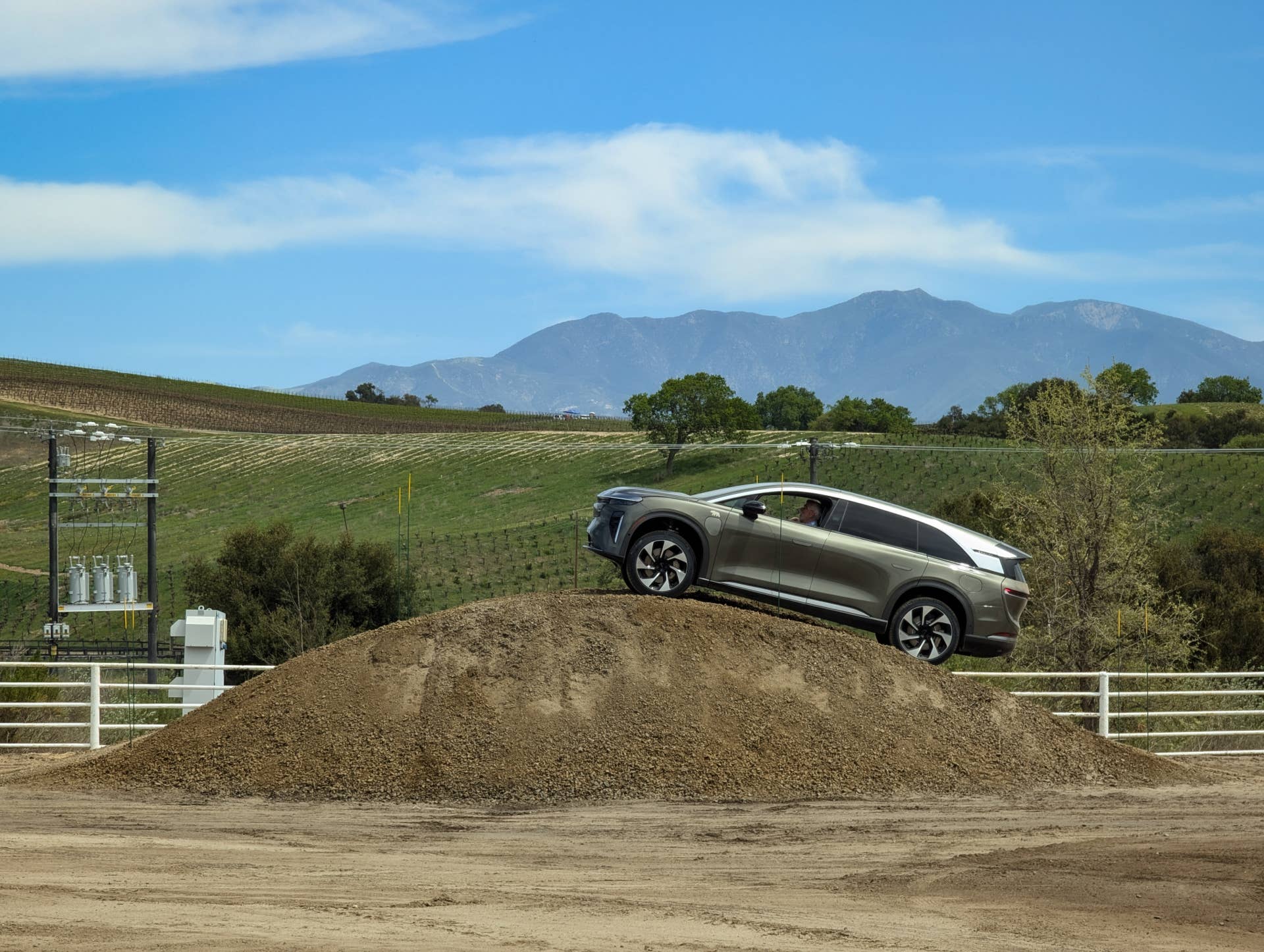 Lucid Gravity Review: As Close As You Can Get to Perfect - Autoblog