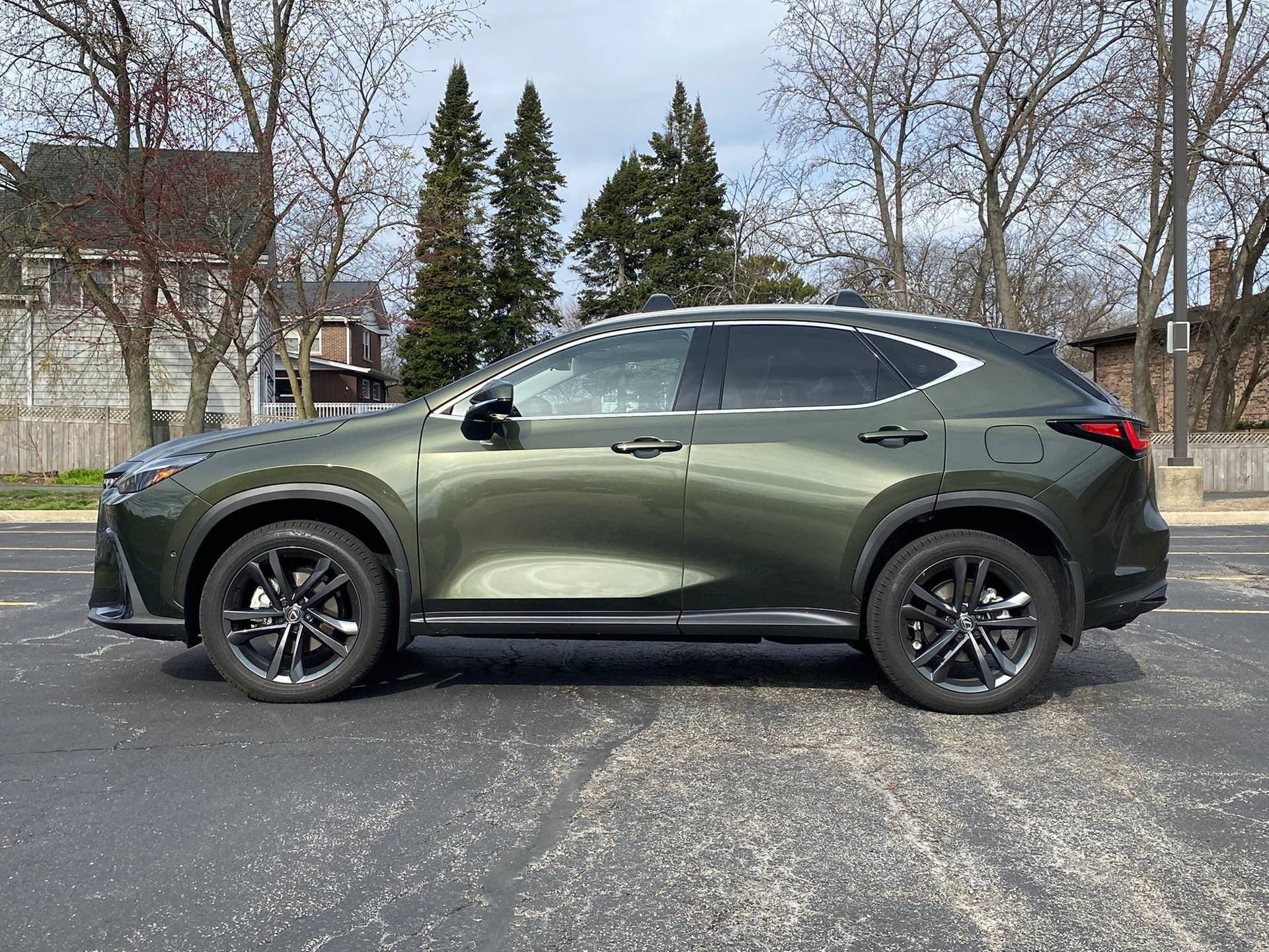 An Expert's Review of Living With the 2025 Lexus NX 450h+ - Autoblog