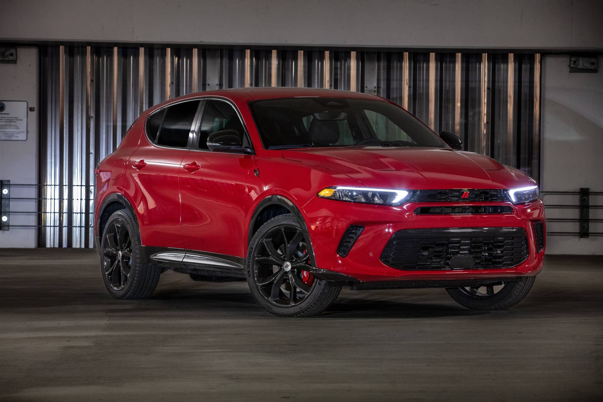 Dodge Drops Surprisingly Attractive Lease Deal for 2025 Hornet This ...