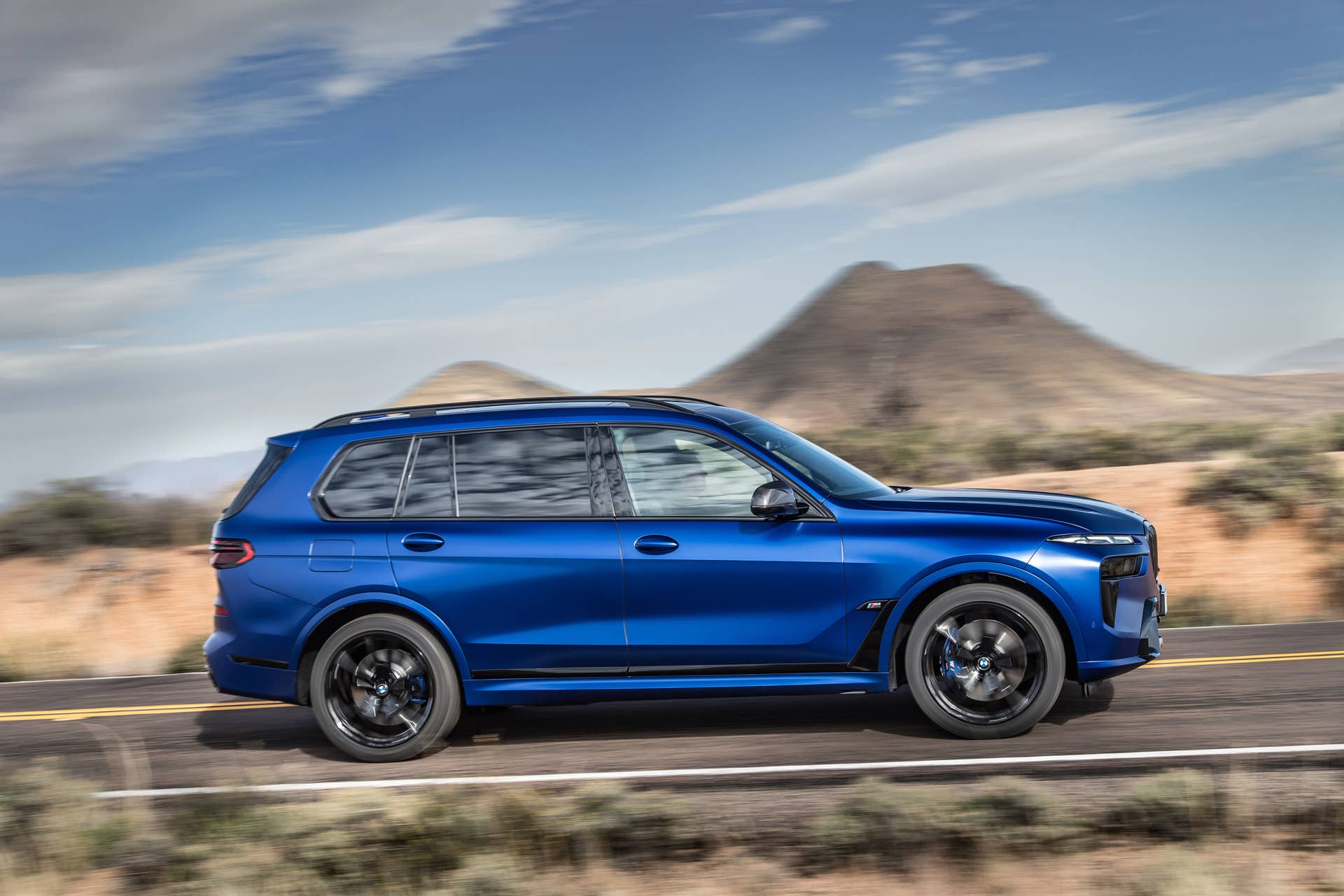 BMW Rolls Out Under $1,000 Lease Offer for the X7 this April - Autoblog
