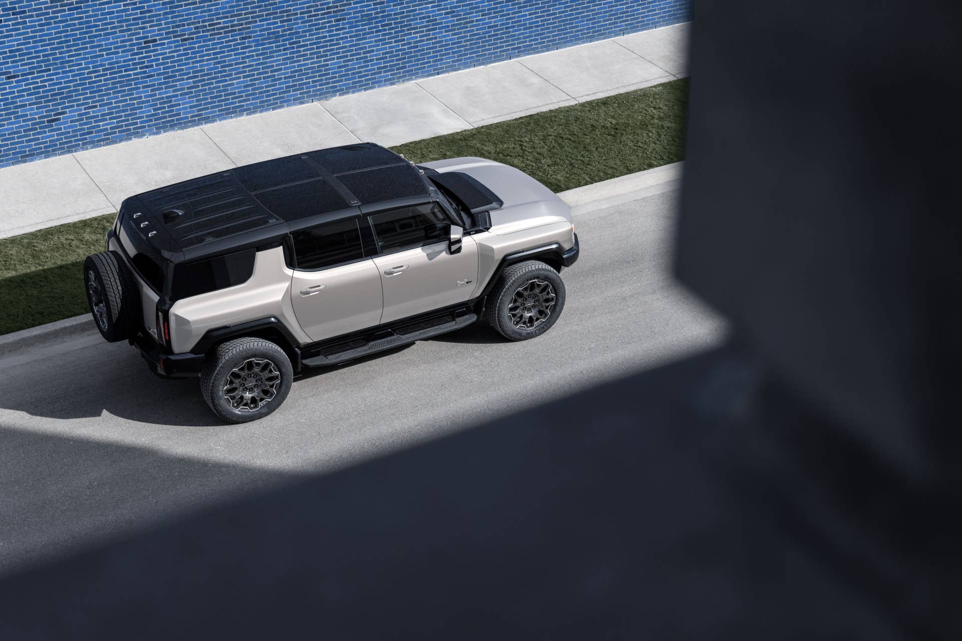 GM Adds Power, Tech, and Special Editions to the 2026 Hummer EV - Autoblog