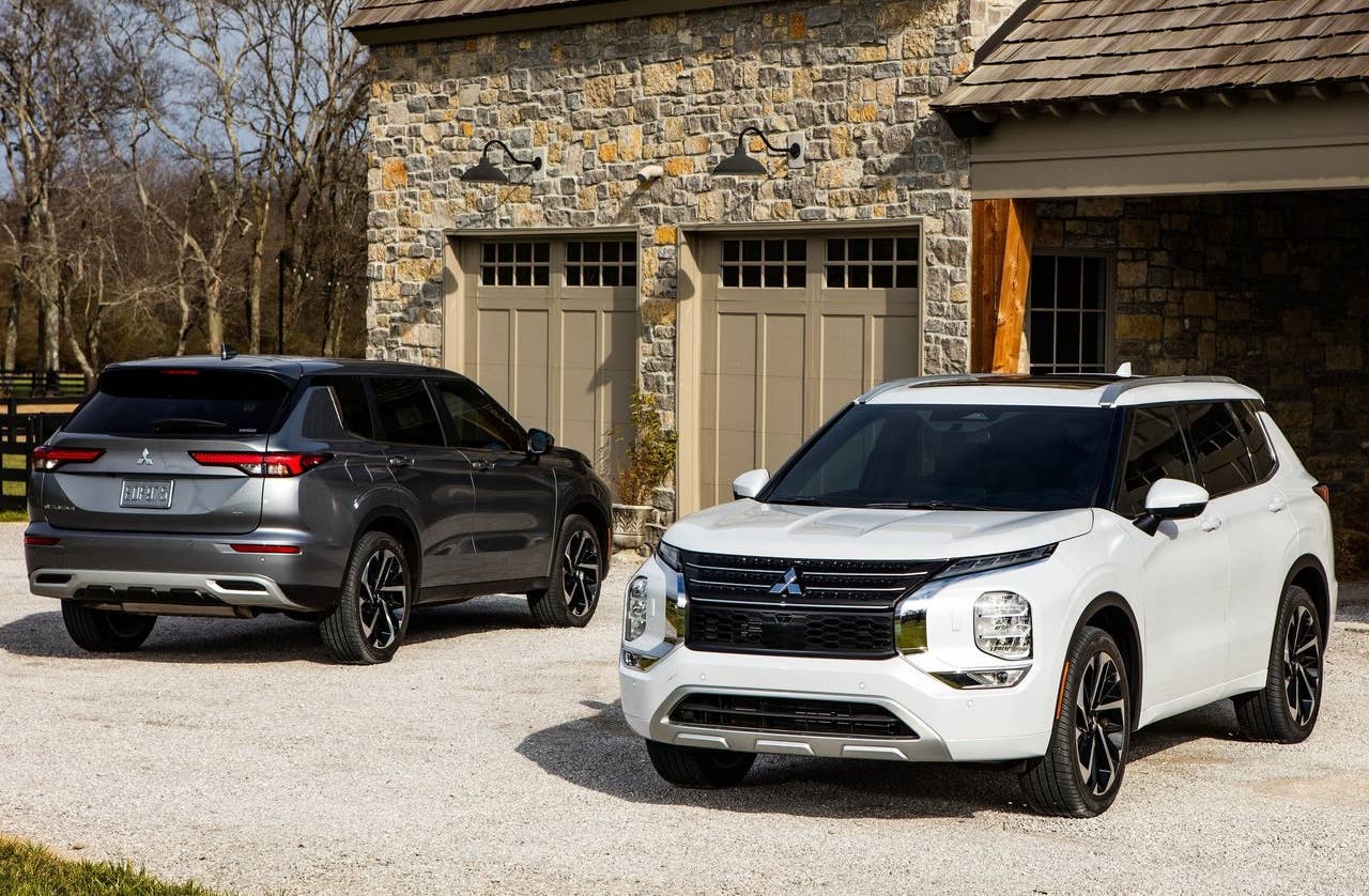 Mitsubishi Recalls Over 108,000 Outlander SUVs Because the Liftgate ...