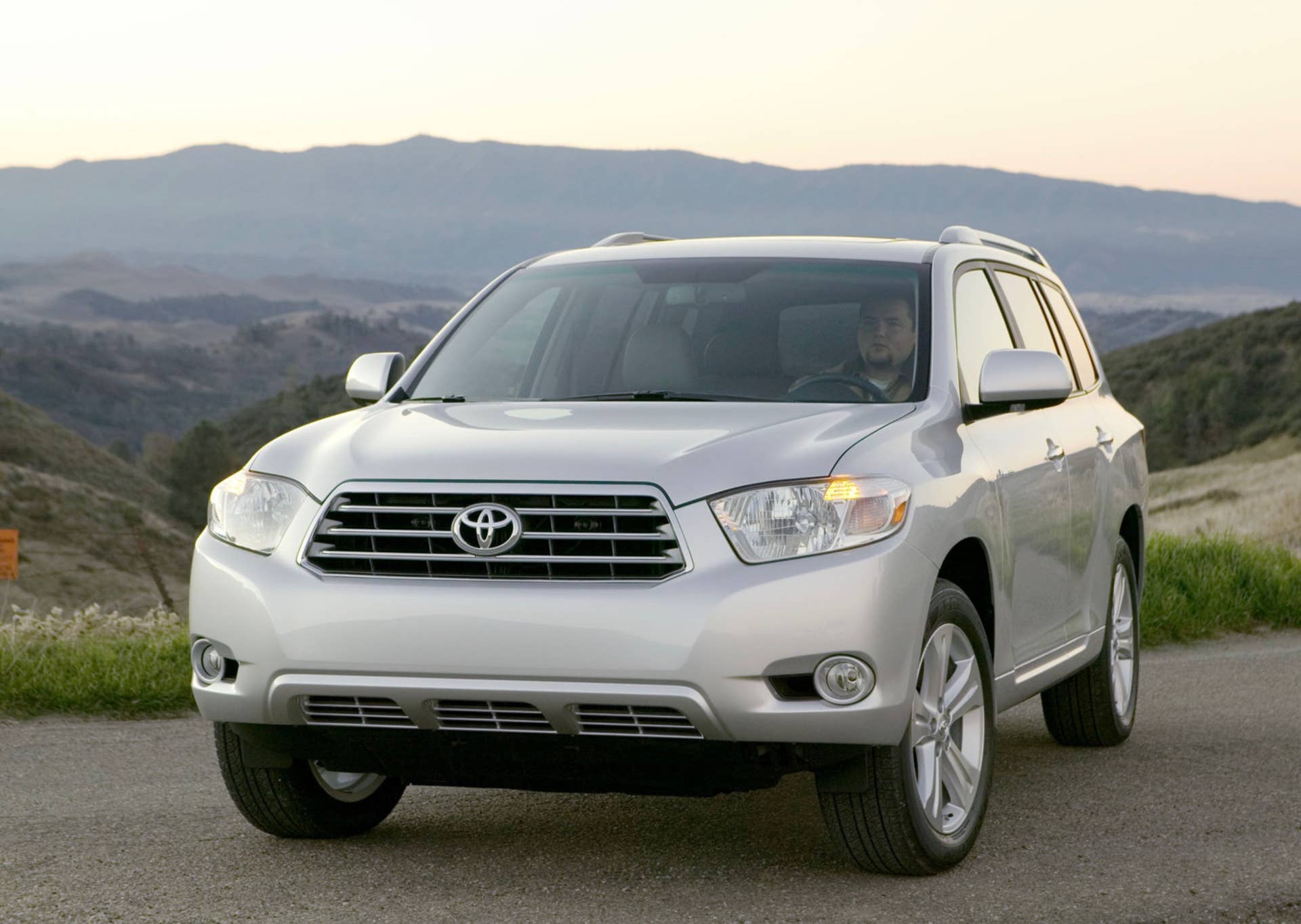 Toyota Highlander Generations Overview: The RAV4’s Big Brother - Autoblog