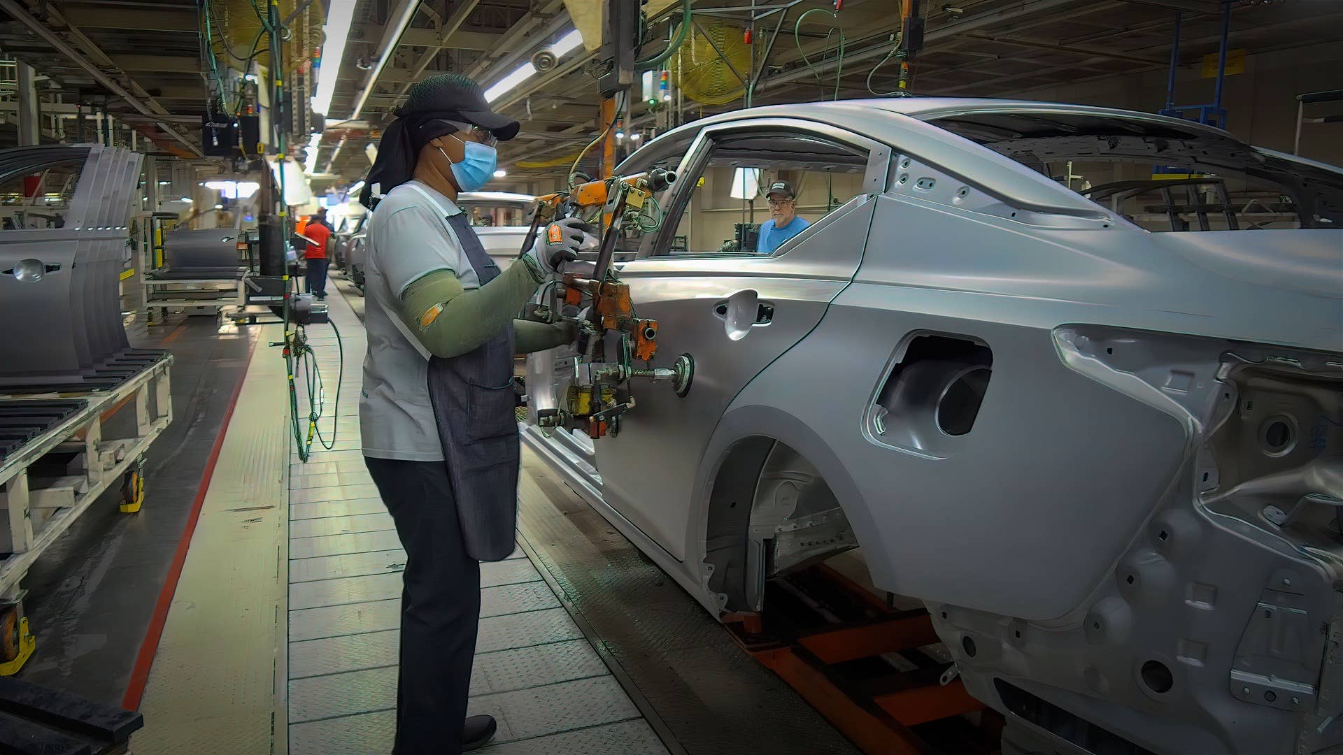Nissan Scraps $500 Million U.S. EV Plan, Shifts Back to Gas Trucks ...