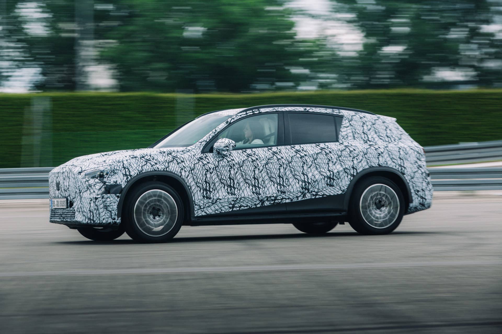 Mercedes CEO Gives a First Look at the Electric GLC in New Video - Autoblog