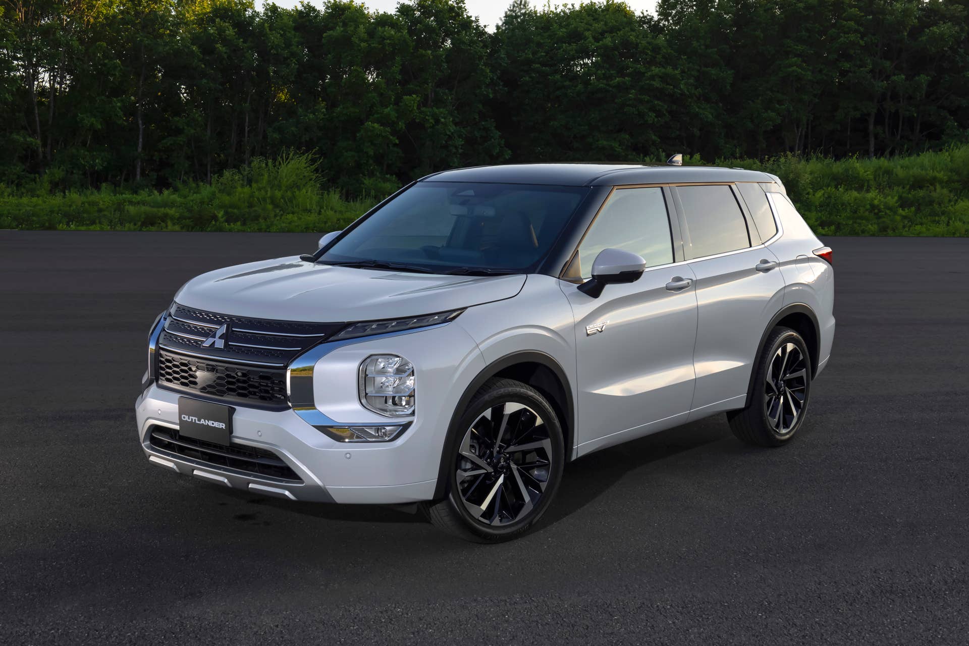 Mitsubishi Offers Killer 2025 Outlander PHEV Lease Deal for July - Autoblog