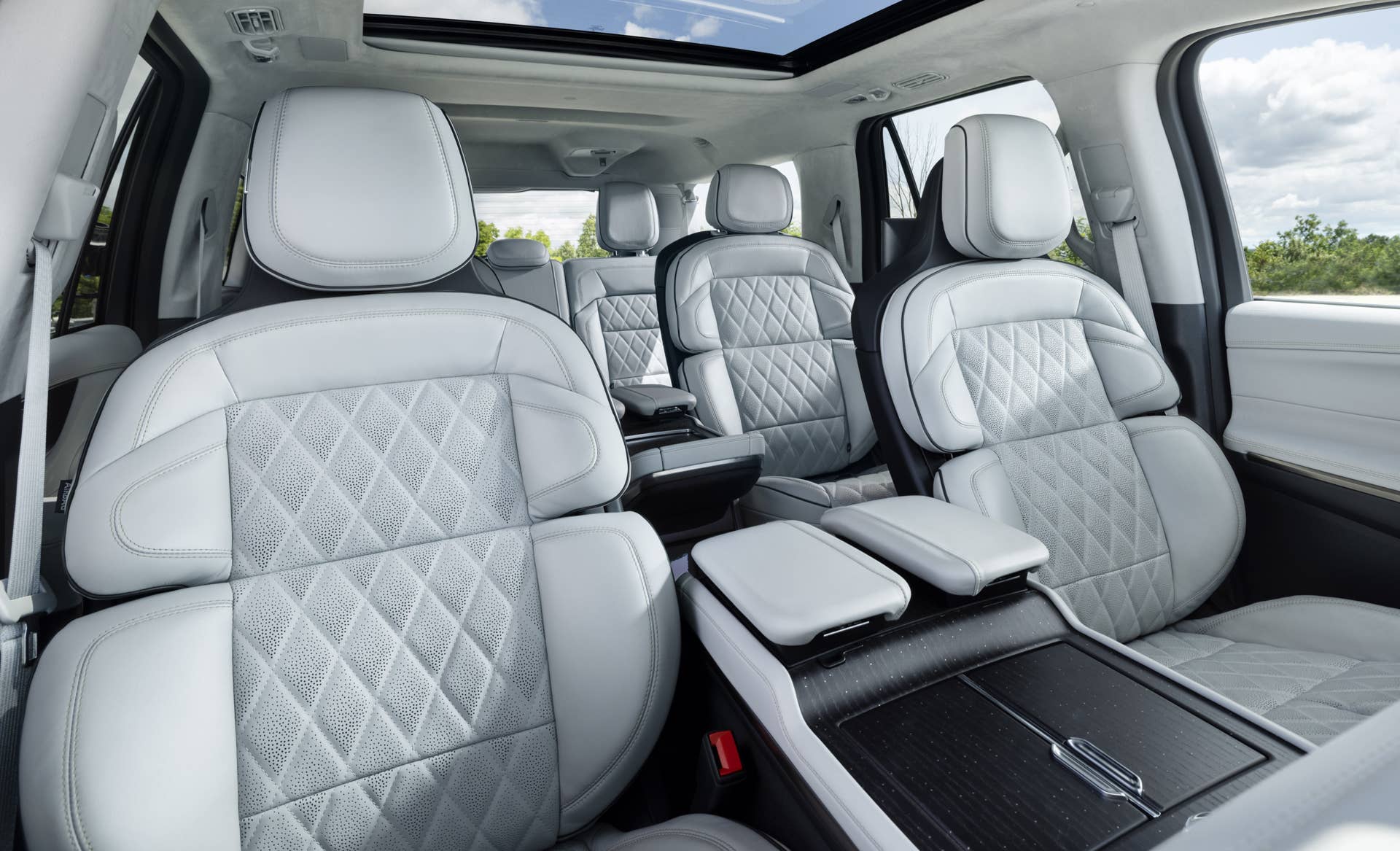 Cadillac Won't Like the 2025 Lincoln Navigator's Perfect Position Seats ...