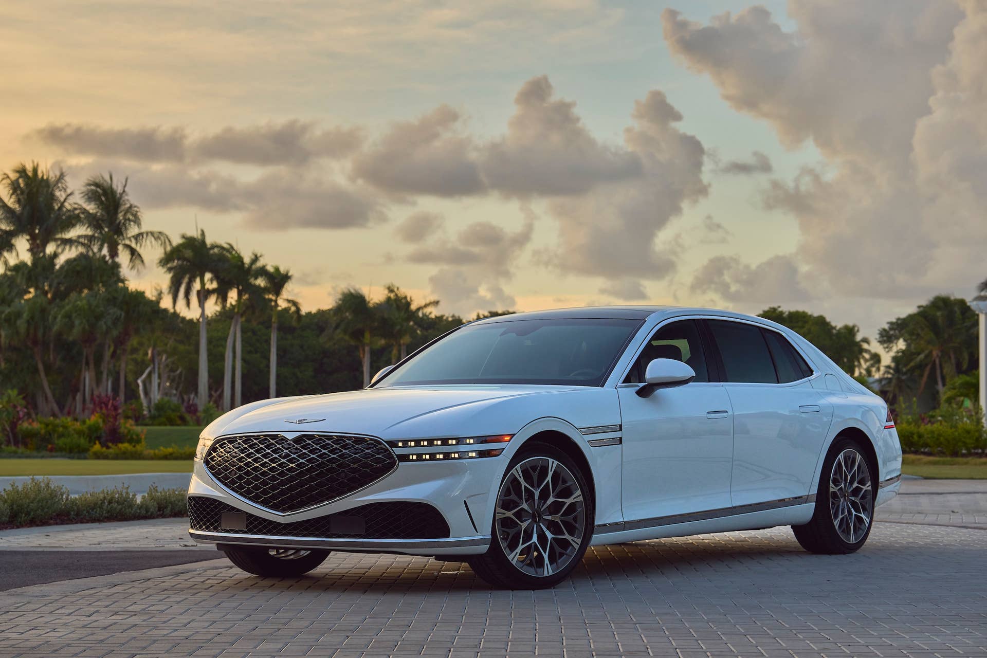 2025 Genesis G90 Review, Specs, Pricing, and Warranty - Autoblog