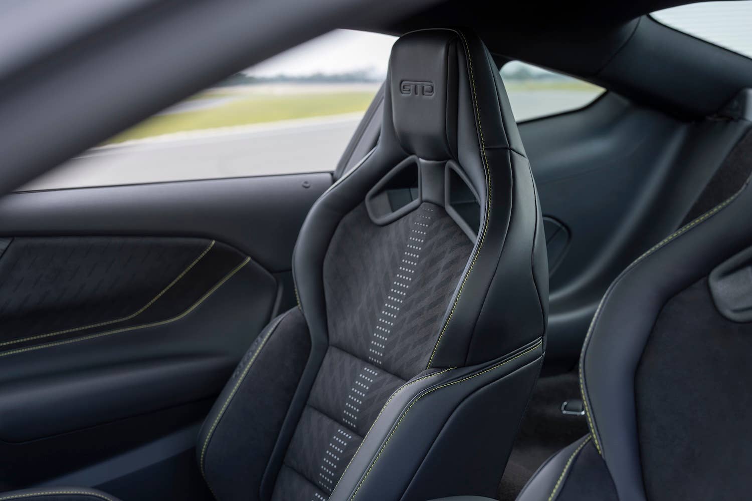 Ford's New Mustang GTD Liquid Carbon Is Built for Track and Show - Autoblog