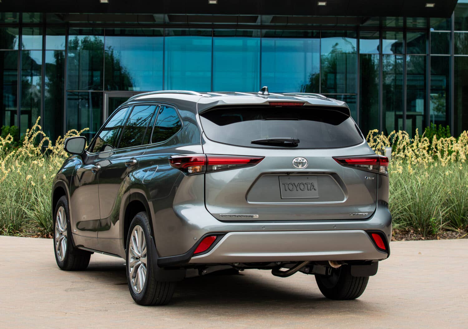 Toyota's Highlander Turns 25, and It's Getting a Special Birthday ...