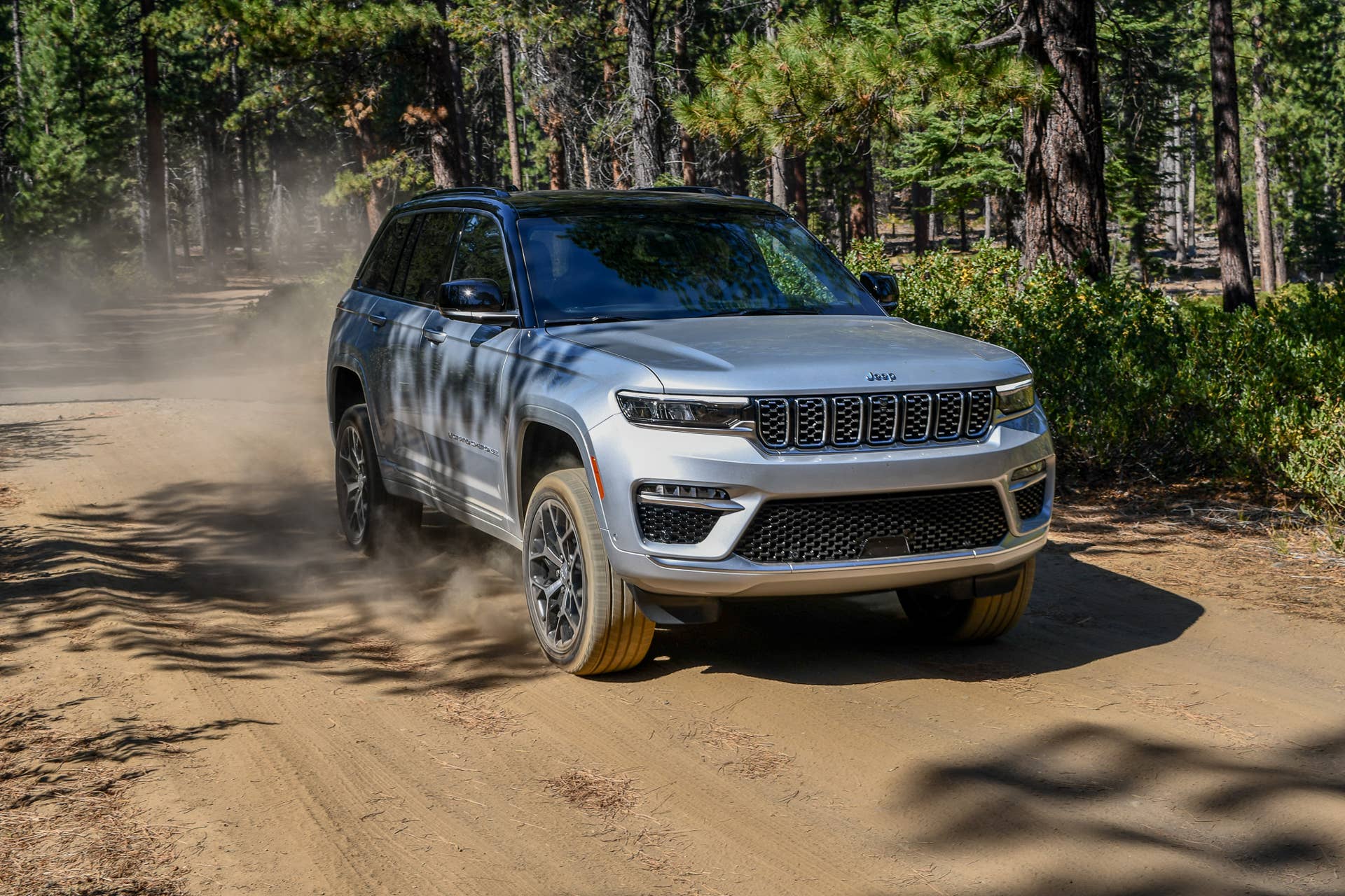 2025 Toyota 4Runner vs. 2025 Jeep Grand Cherokee: 3 Major Differences ...