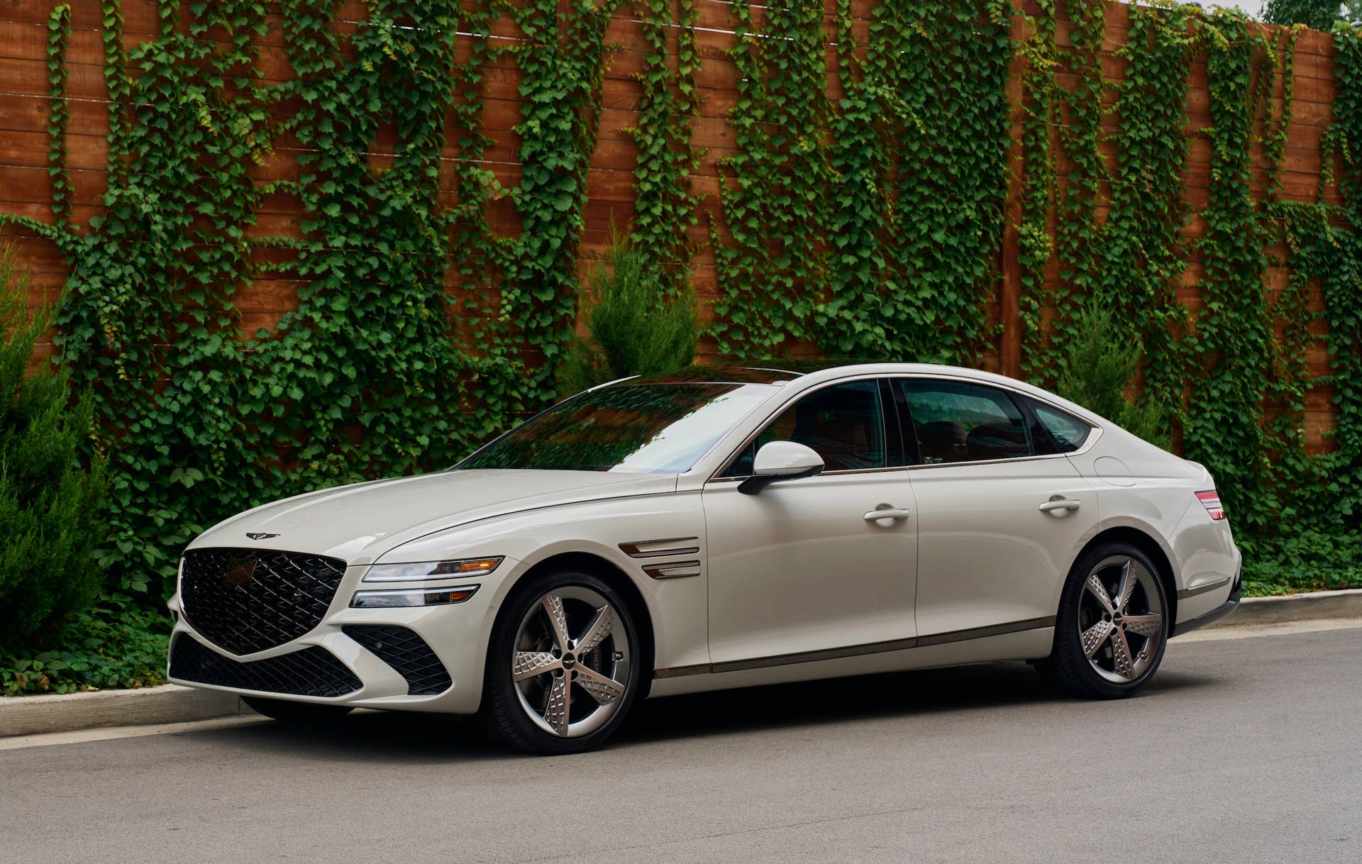 2026 BMW 5 Series vs 2026 Genesis G80: 5 Key Differences - Autoblog