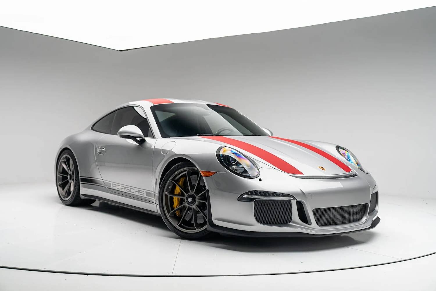 Ultra-Rare 2016 Porsche 911 R With 3,600 Miles Surfaces for Sale - Autoblog