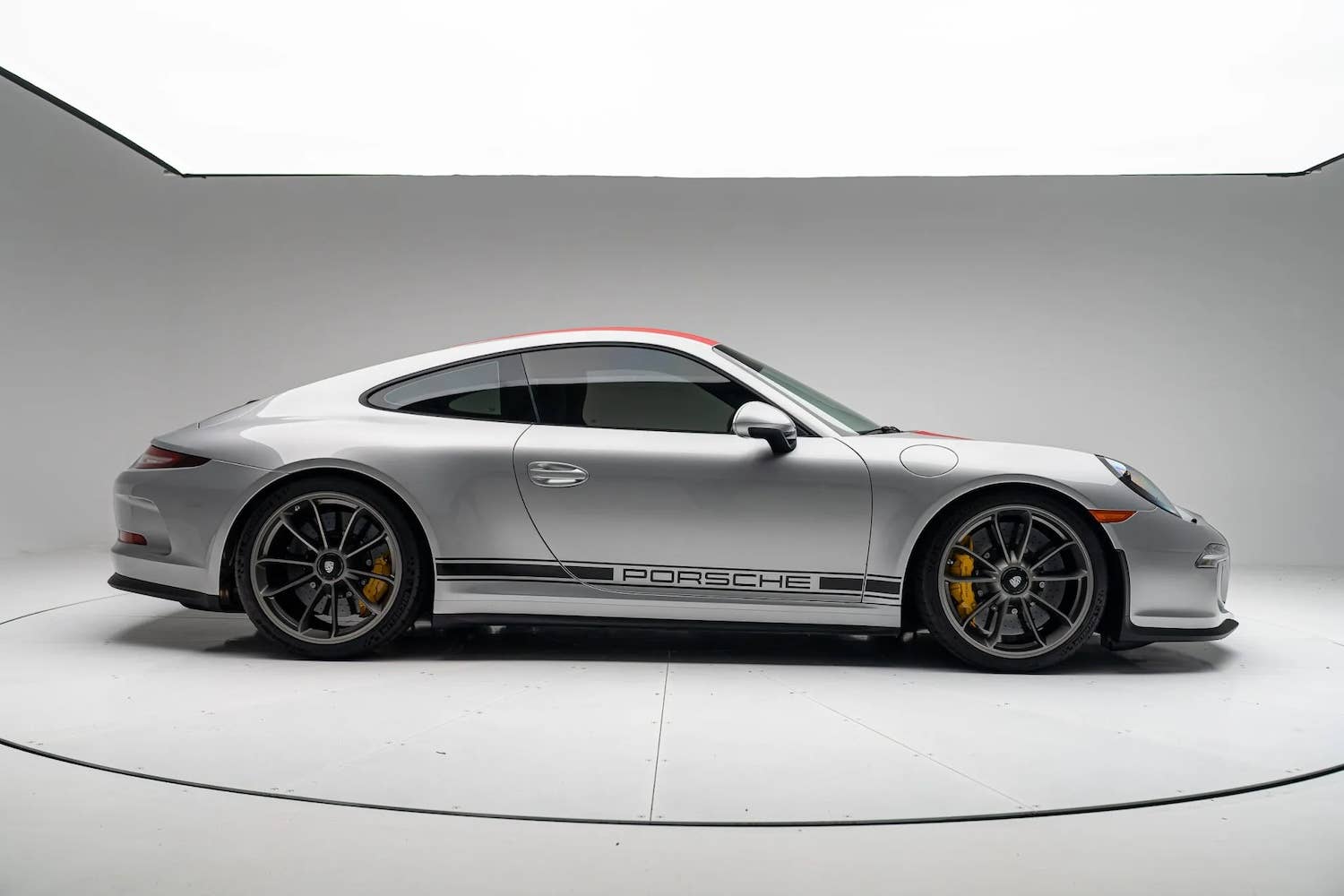 Ultra-Rare 2016 Porsche 911 R With 3,600 Miles Surfaces for Sale - Autoblog