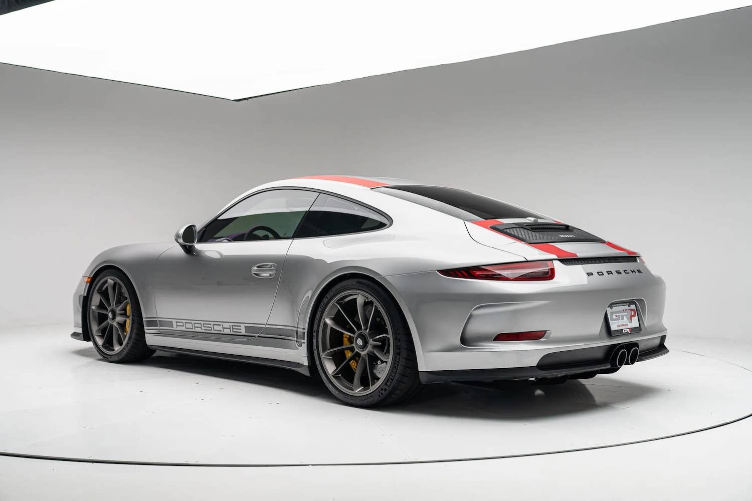 Ultra-Rare 2016 Porsche 911 R With 3,600 Miles Surfaces for Sale - Autoblog