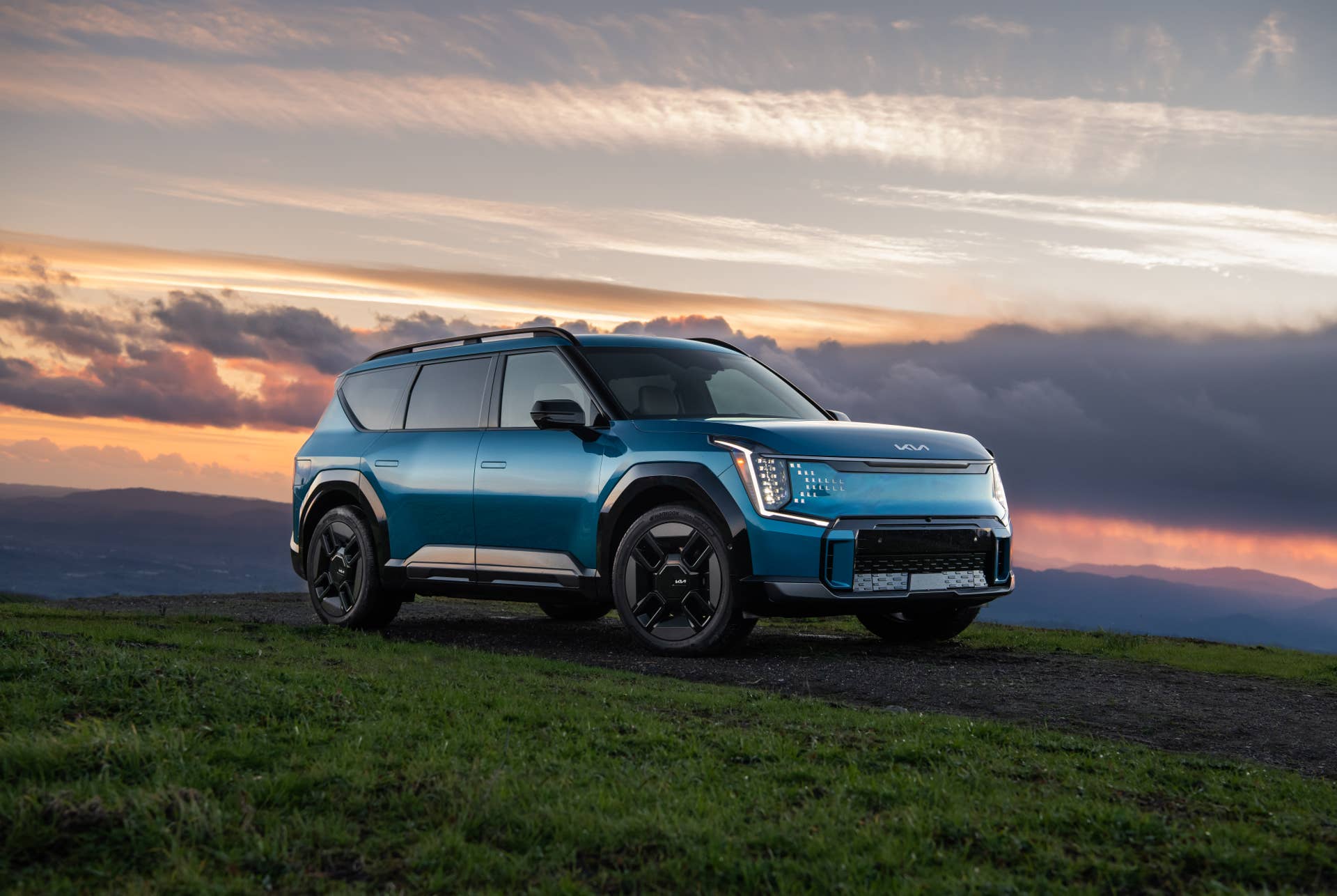 Kia Drops Big 2025 EV9 Lease Deals for October - Autoblog