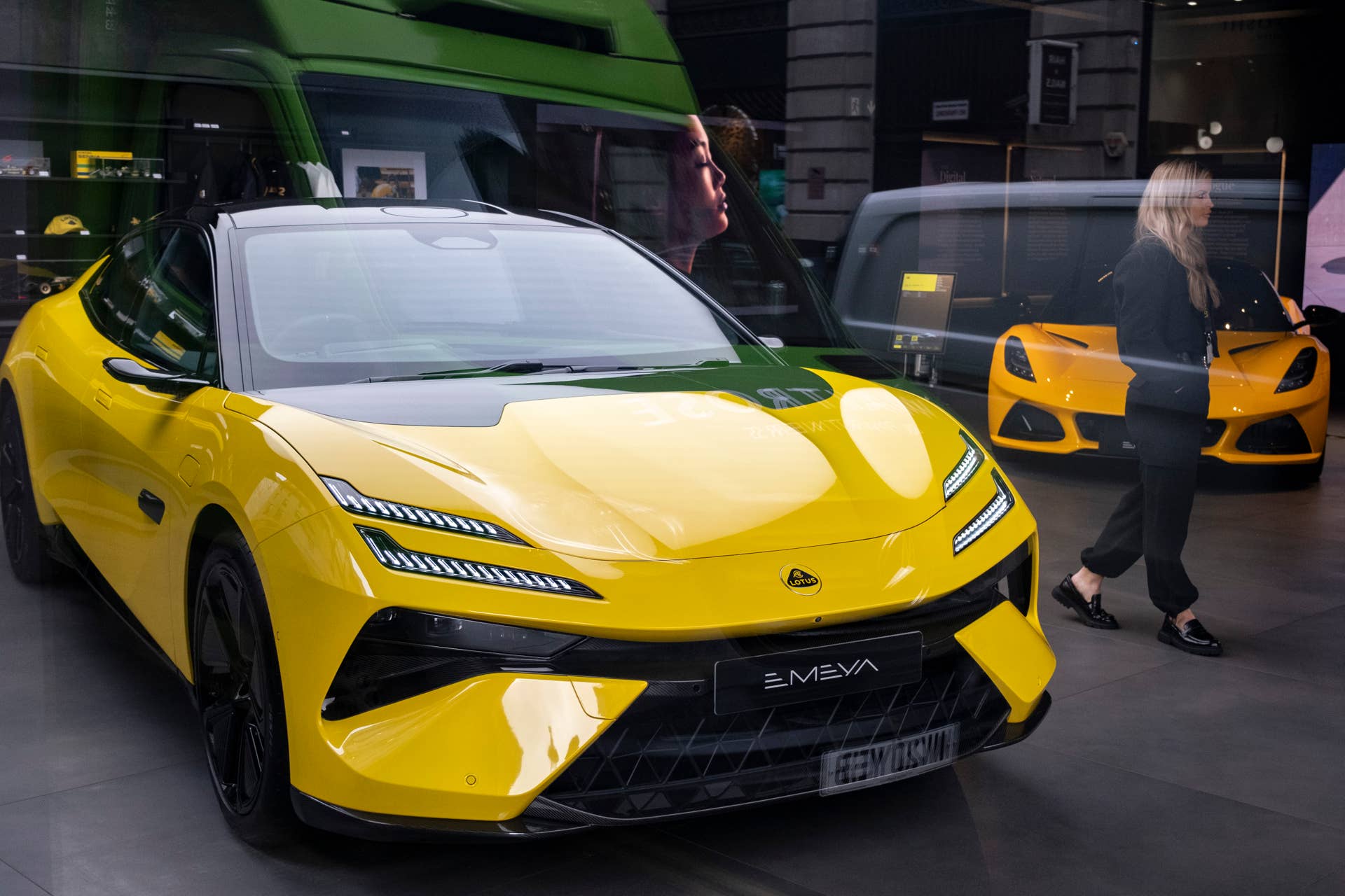 Lotus to Cut 550 Jobs at UK Headquarters Amid Tariff Trouble - Autoblog