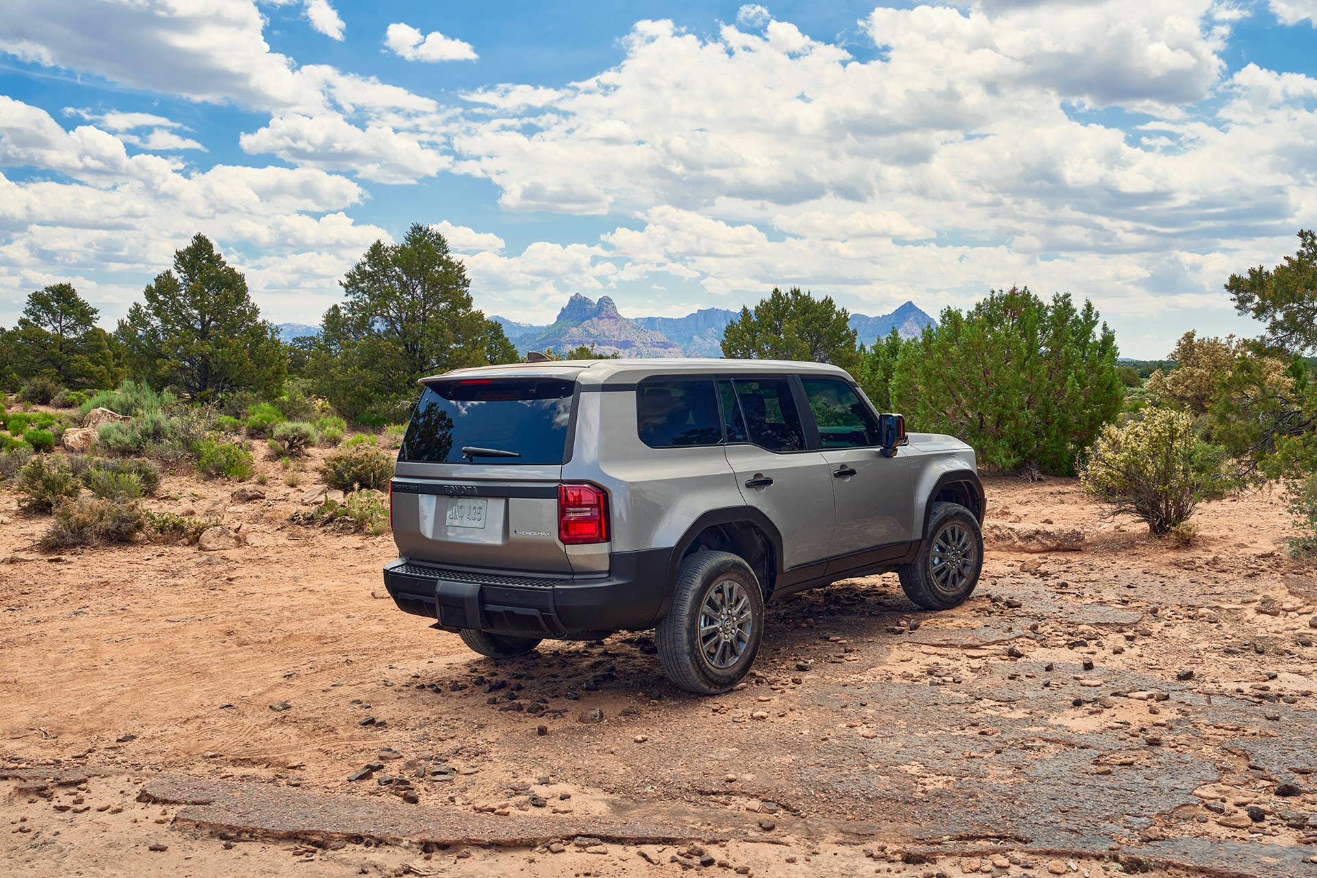 2025 Toyota Land Cruiser Vs. 2025 Lexus GX: 5 Major Differences - Autoblog
