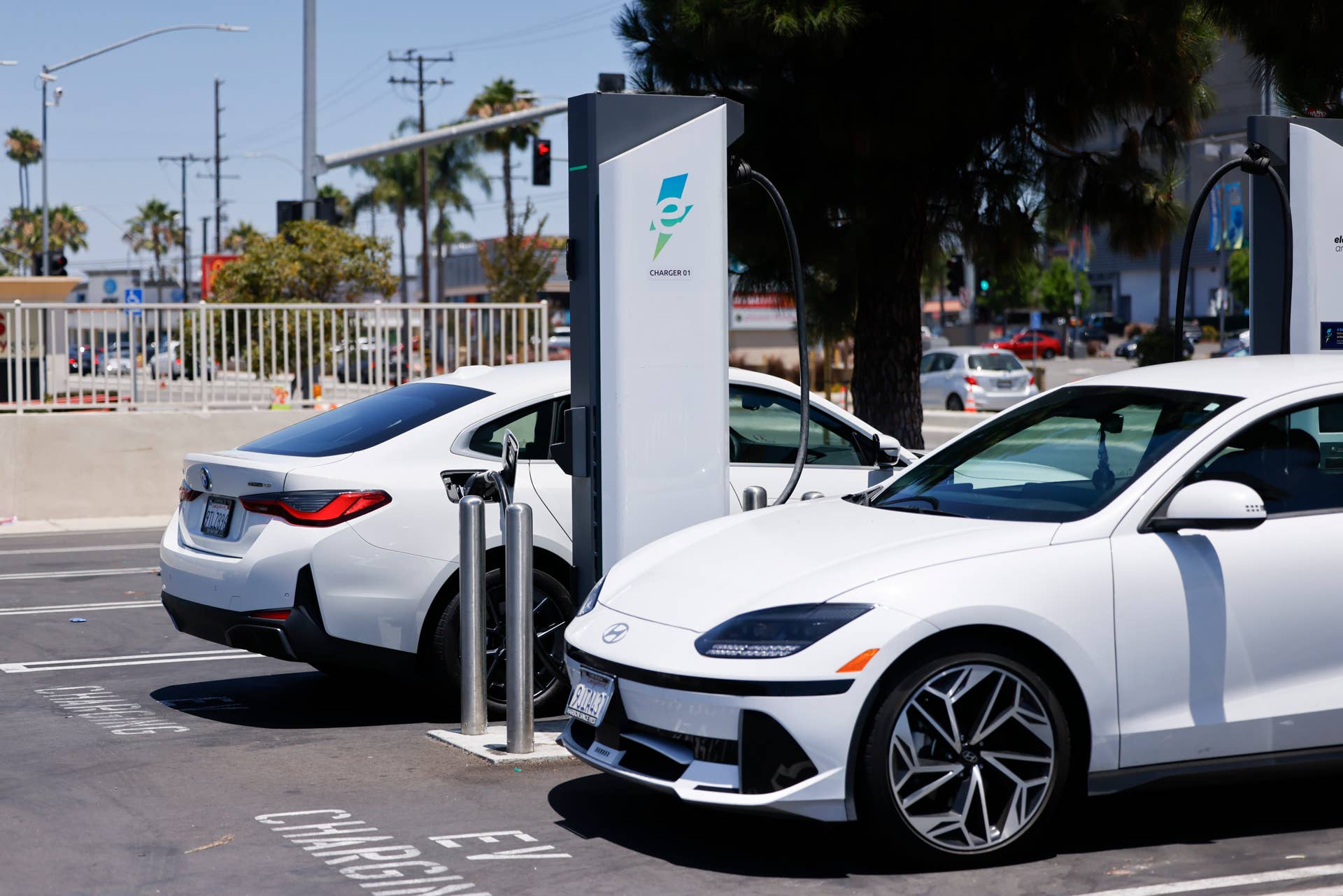 $100/Month EV Leases? Automakers Step In as Federal Tax Credits End ...