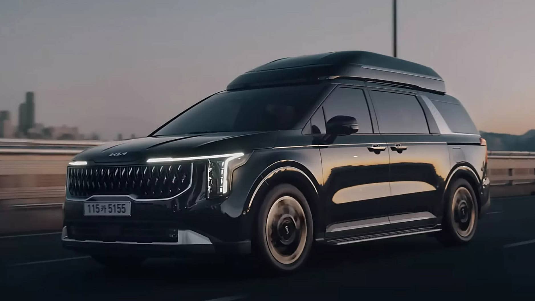 The 2026 Kia Carnival Hi Limousine Is Basically a Private Jet on Wheels ...