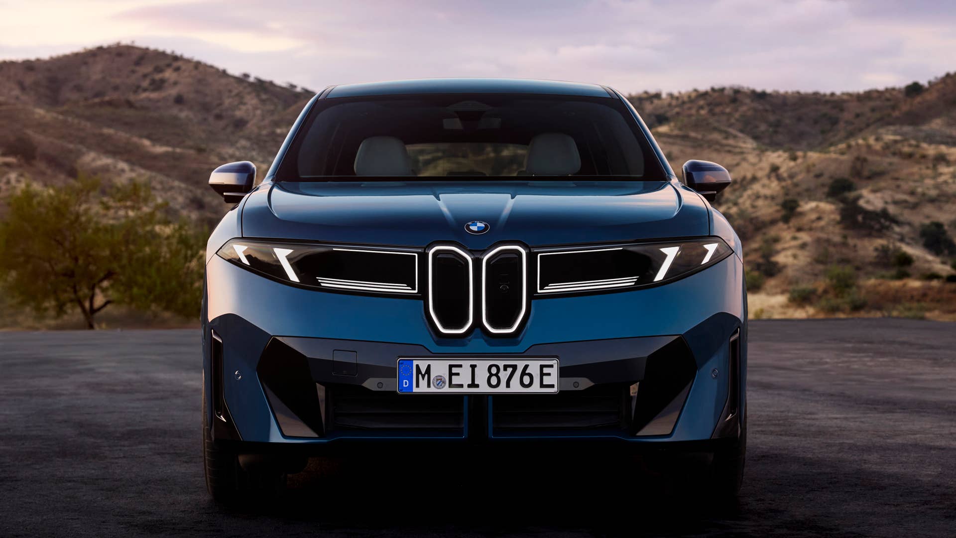 BMW Has Quietly Updated Its Logo—What's New? - Autoblog