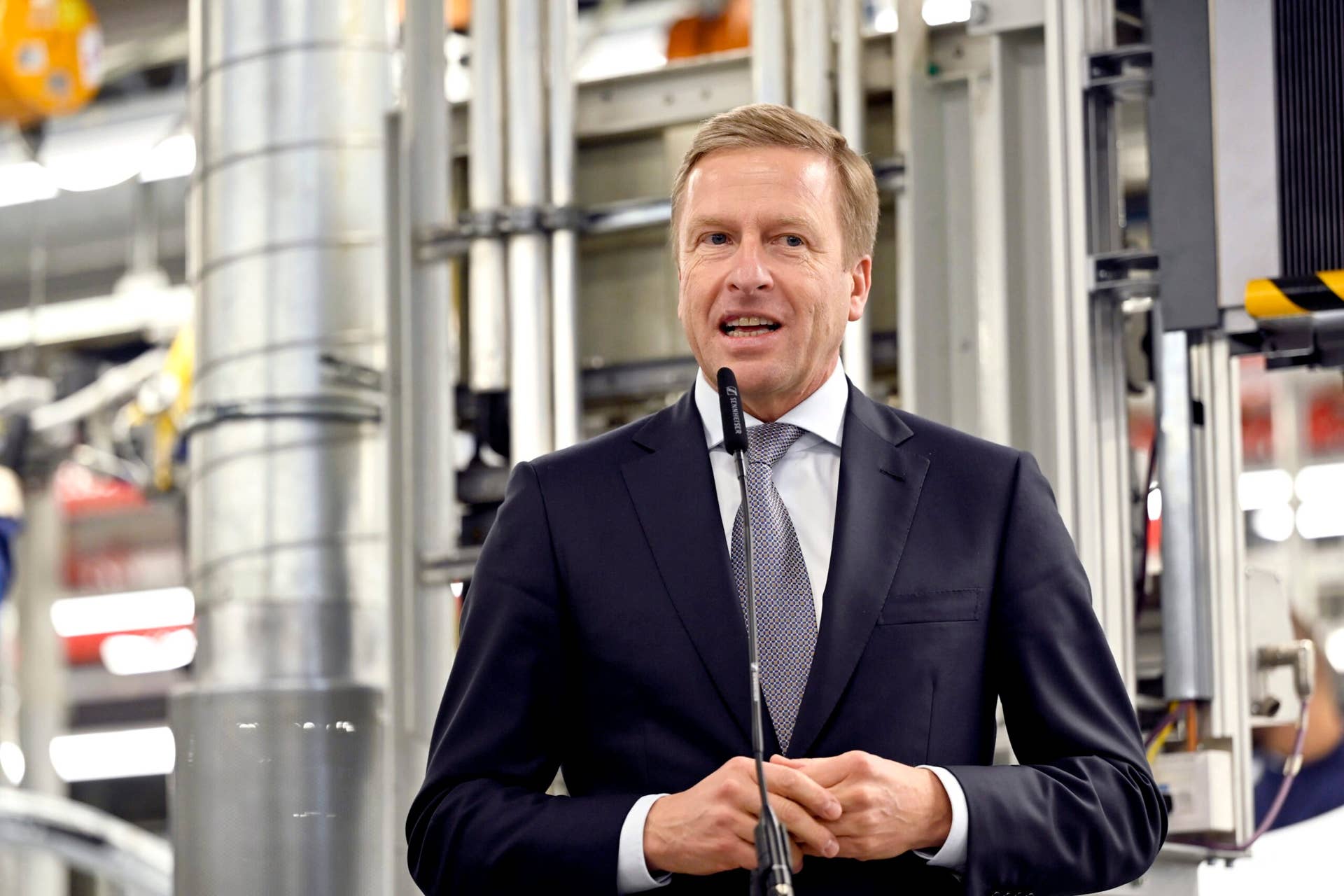 BMW CEO Slams EU’s 2035 Combustion Ban as “Big Mistake,” Praises Strong ...