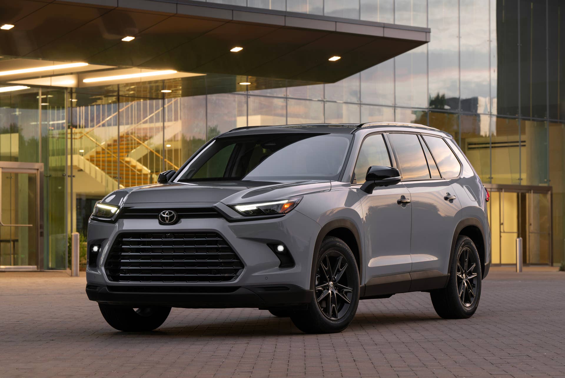 2026 Toyota Crown Signia Vs. 2026 Toyota Grand Highlander: 5 Key ...