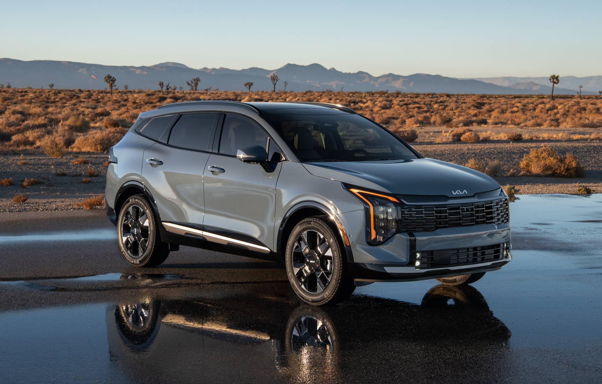 Kia’s Best-Selling SUV Could Soon Drop Gas Engines - Autoblog