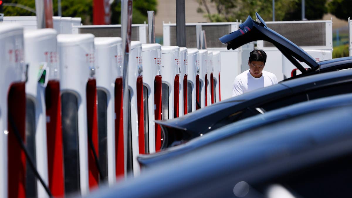 Tesla Is Finally Fixing Supercharger Lines - Autoblog