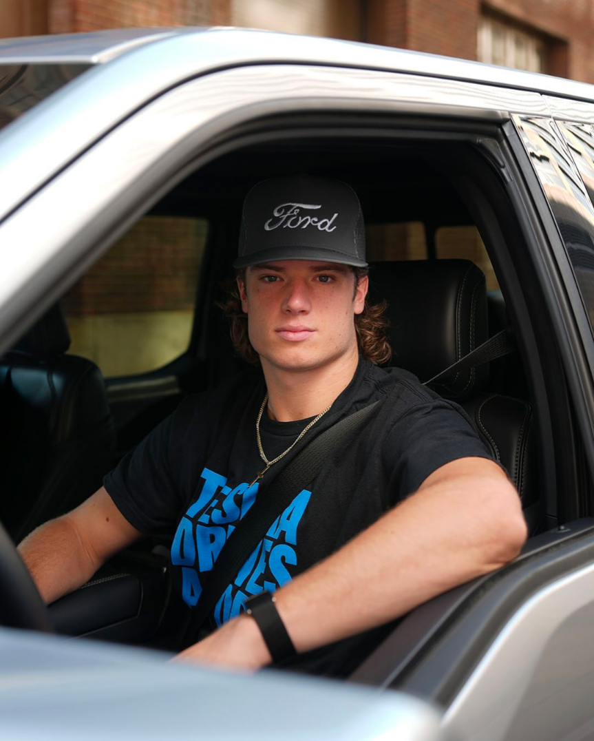 NFL Star TeSlaa Scores Free Ford F-150 Lightning - Autoblog