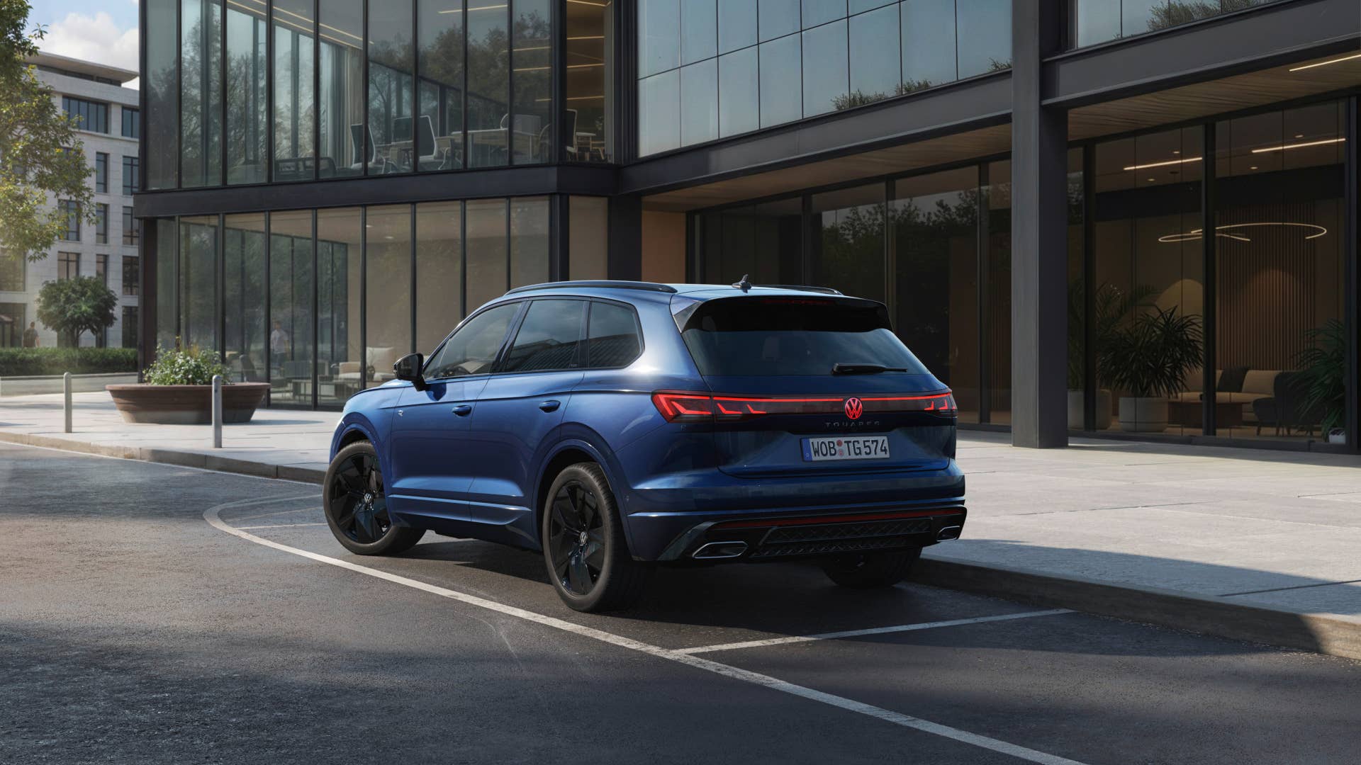 VW Bids Farewell To Its Porsche Cayenne Wannabe With A Final Edition ...