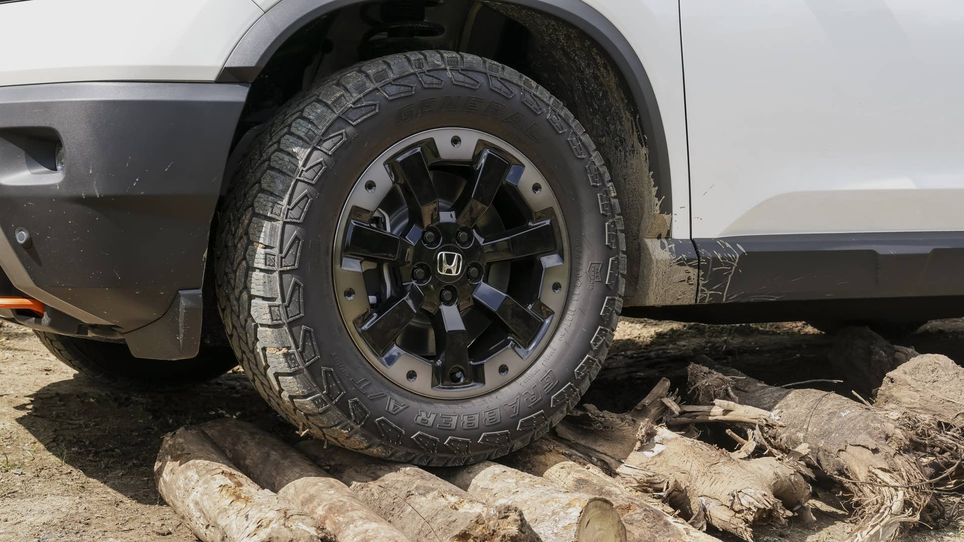 2026 Honda Passport Vs. 2025 Honda Pilot: Specs and Performance ...