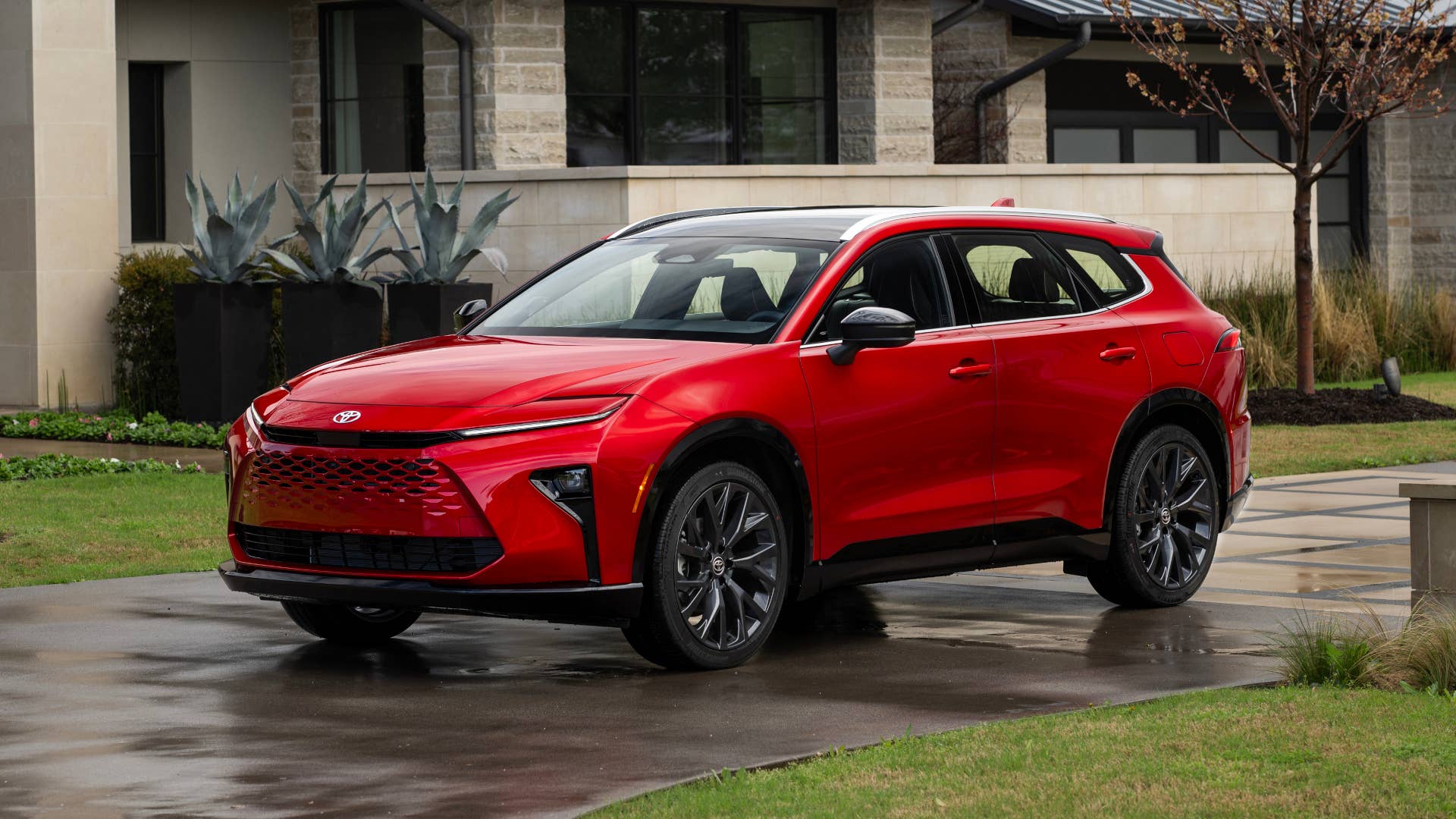 2026 Toyota Crown Signia Vs. 2026 Toyota Grand Highlander: 5 Key ...
